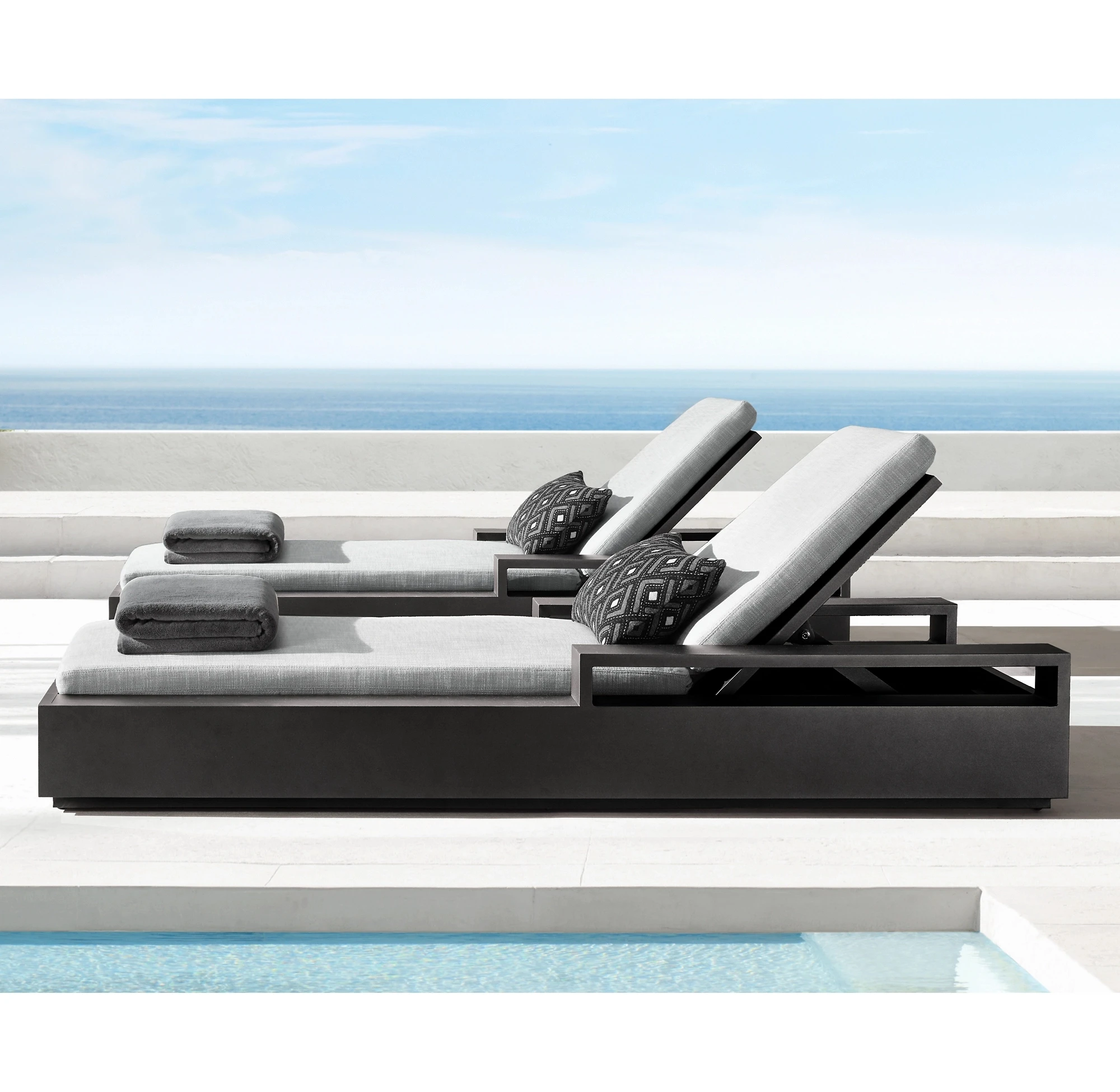 Modern Aluminum Chaise Lounge - Perfect Outdoor Furniture