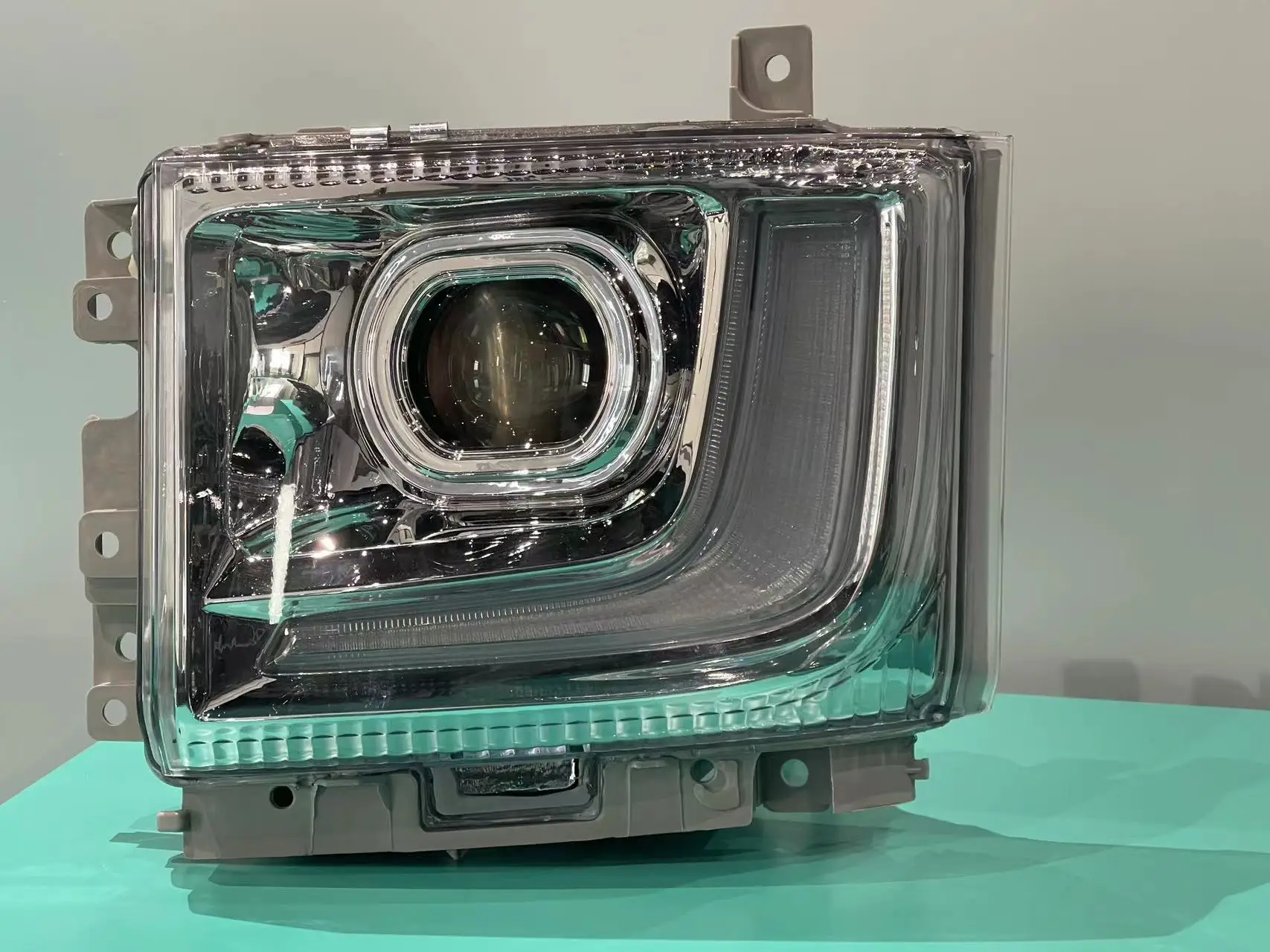 Truck Auto Lamps - Upgrade Isuzu 700P Headlights with LED