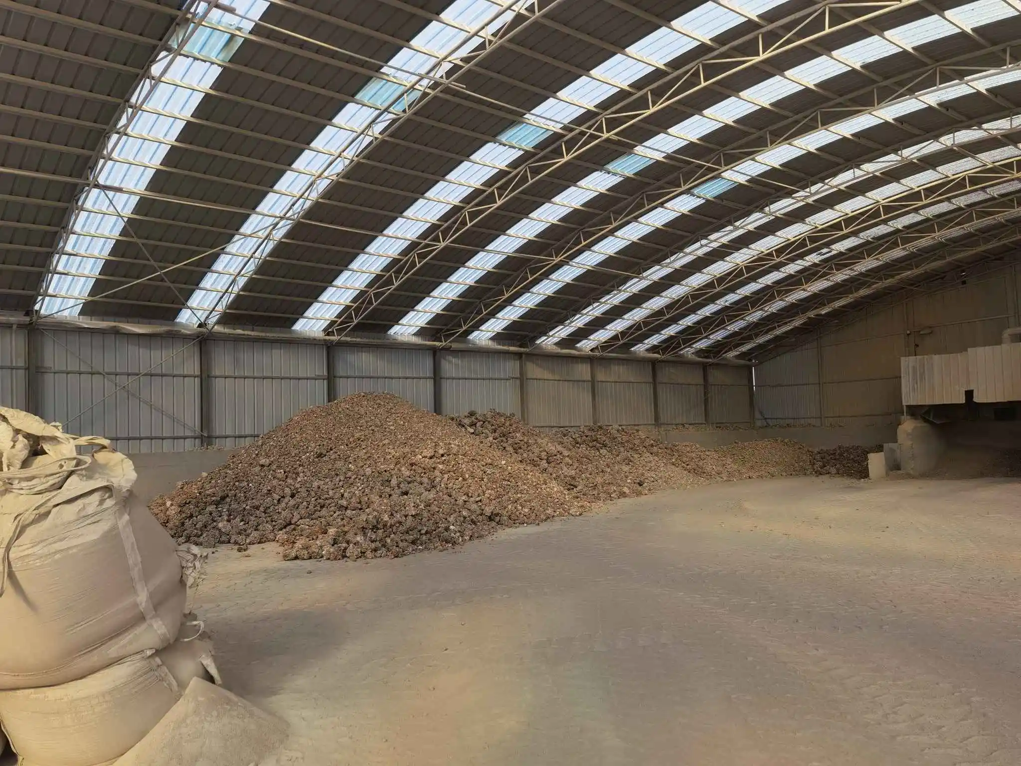 Dead Burned Magnesia 90% Refractory Raw Material Dbm Magnesite - Buy ...