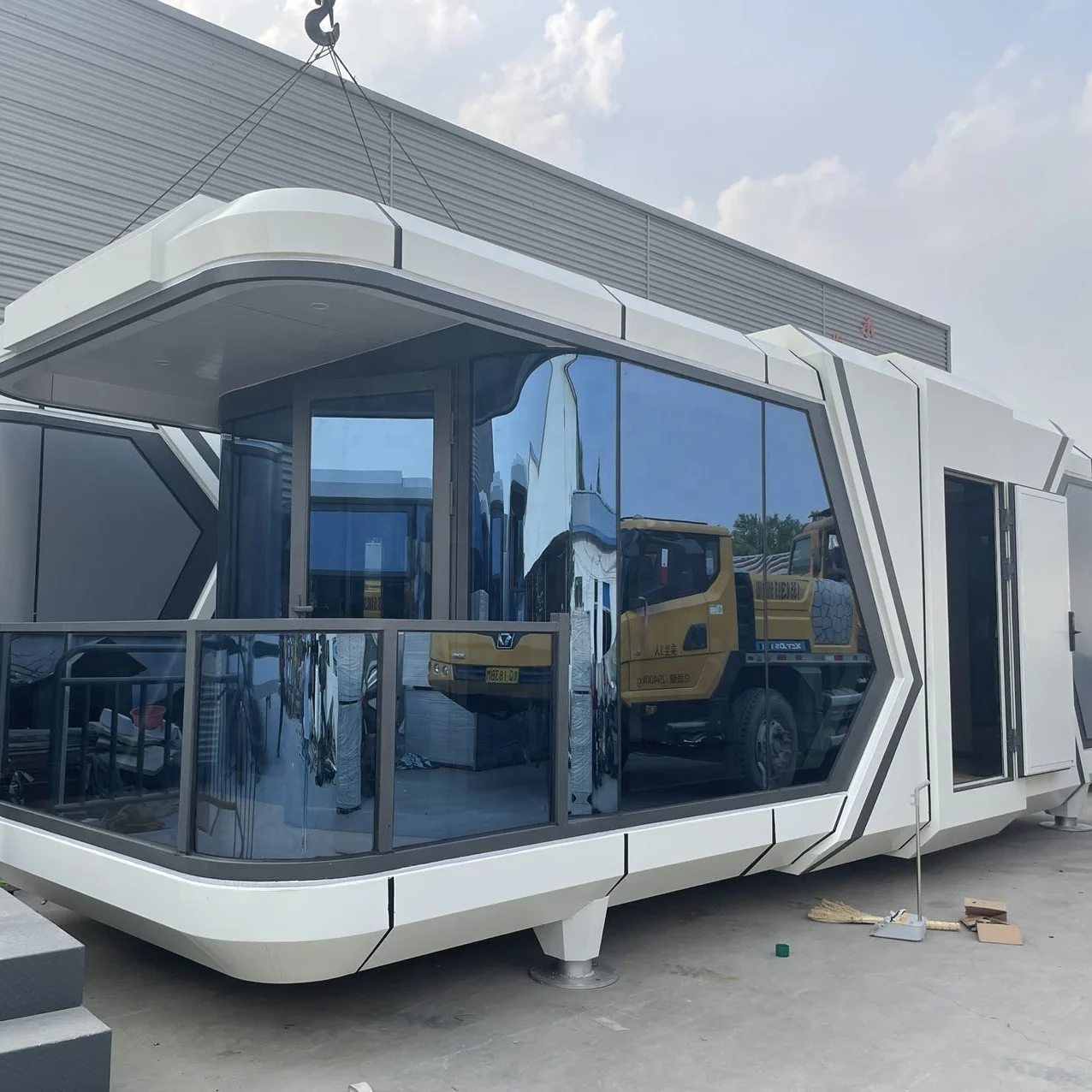 Lubanzhu Space Capsule House Homes Prefab Houses Modern Luxury Living ...