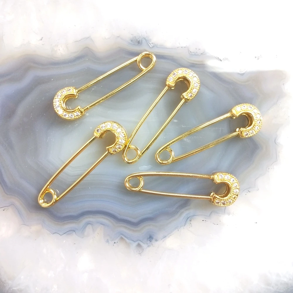 Traditional Design Coiled Safety Pin in Gold Plated Cute Style Safety ...