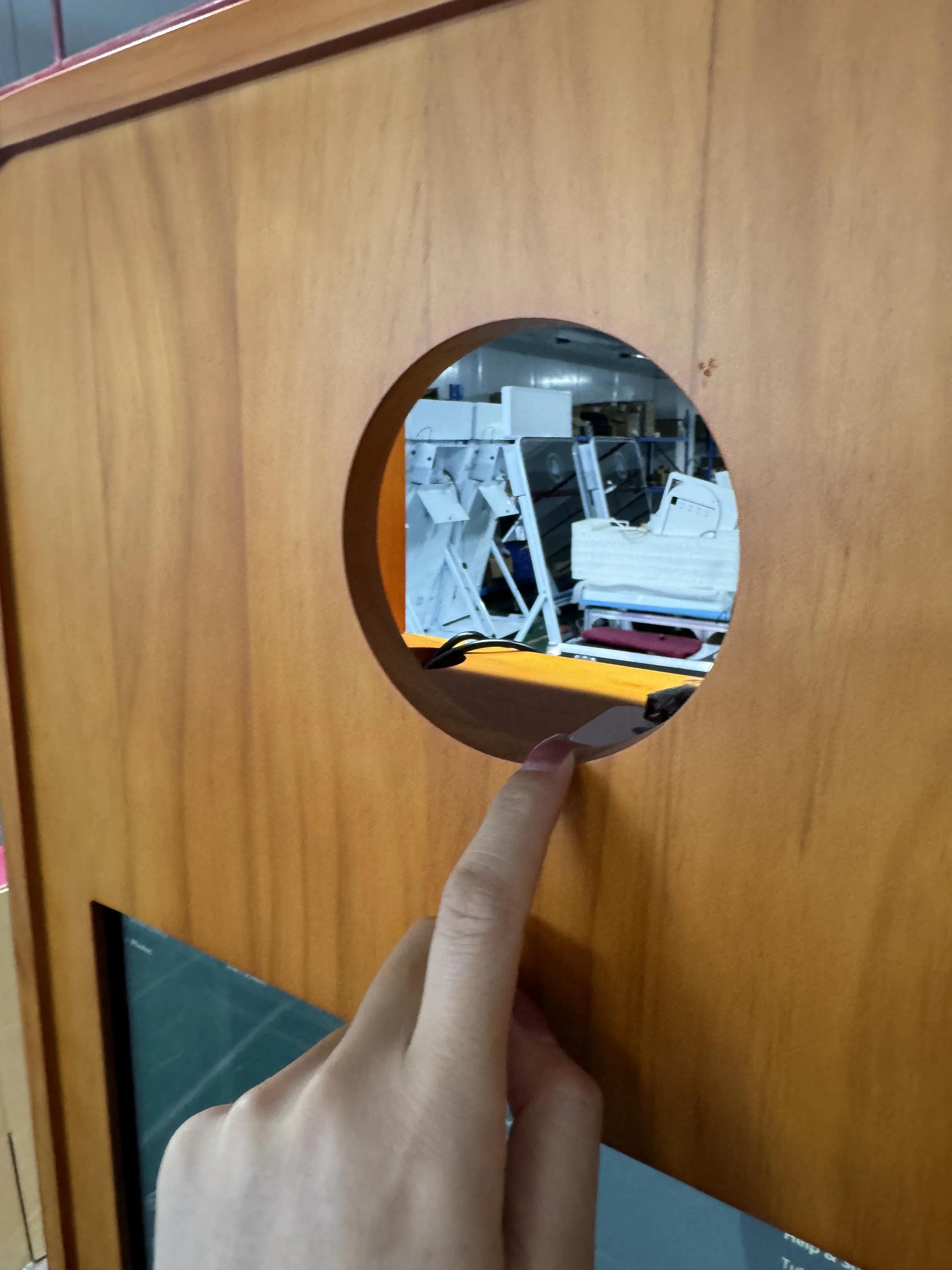 15.6 Inch Wood Material DSLR Photo Booth for Party Fun