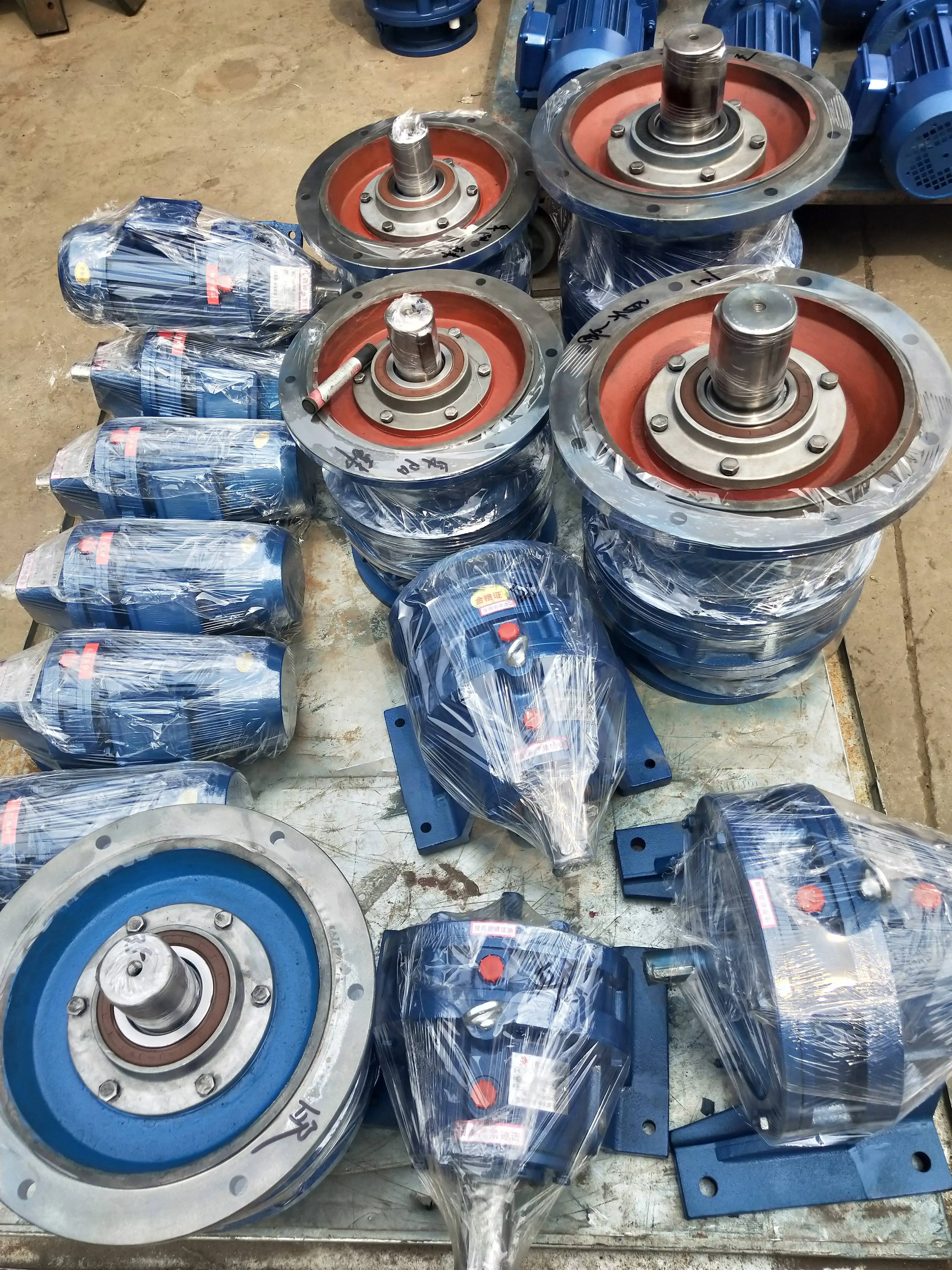 Right Angle F47 Reducer Motor Foot Mounted Solid Shaft Output Gear ...