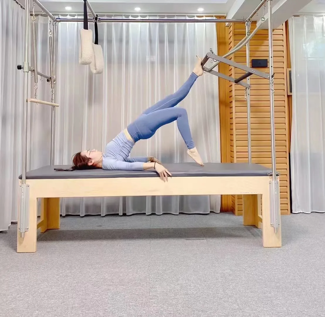 Aluminum/wood Pilates Reformer with Half/full Trapeze