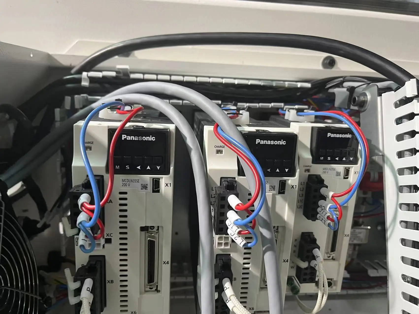 Linear Robot for Injection Molding Machine Is Applied in the Plastic ...