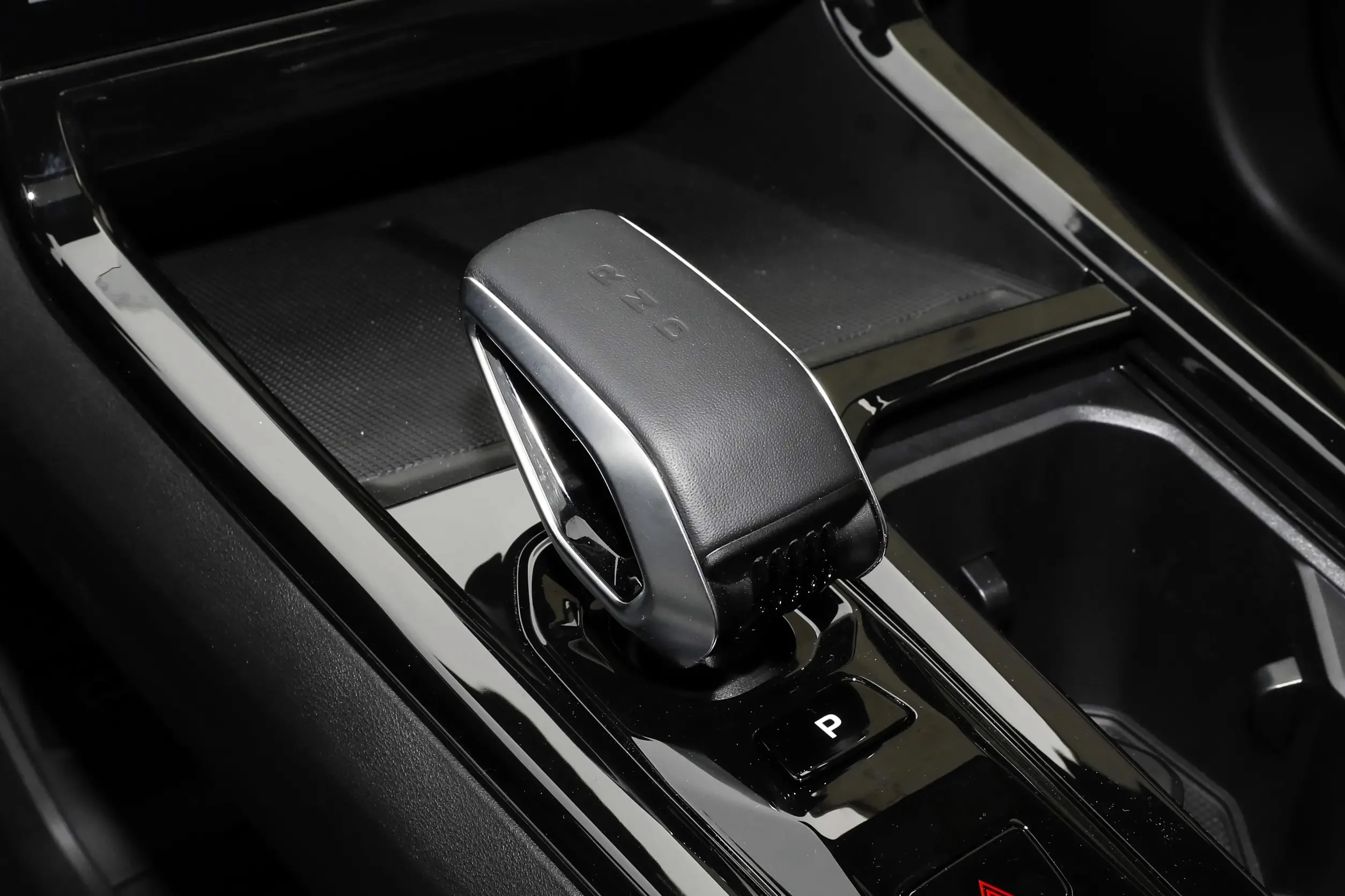 Geely Atlas 2024 - Petrol SUV with Euro VI Emission Standards