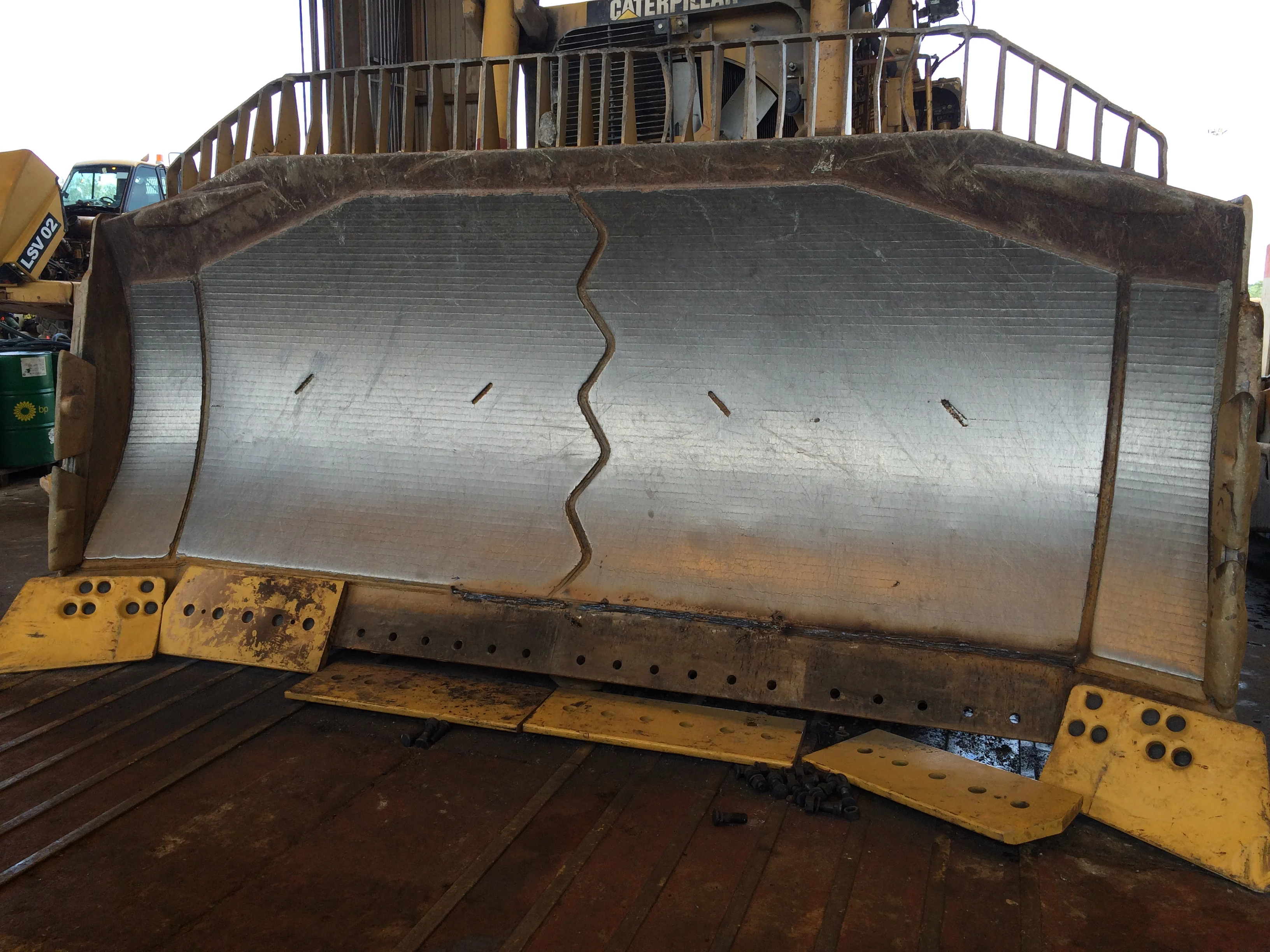 Excavator Bucket Wear Plate Chromium Carbide Overlay CCO Wear Plate ...