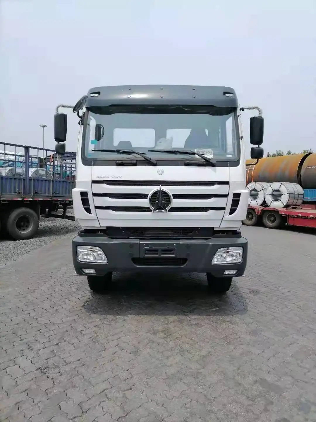 Beiben 6x6 420HP Used Box Cargo Trucks for Livestock Transport