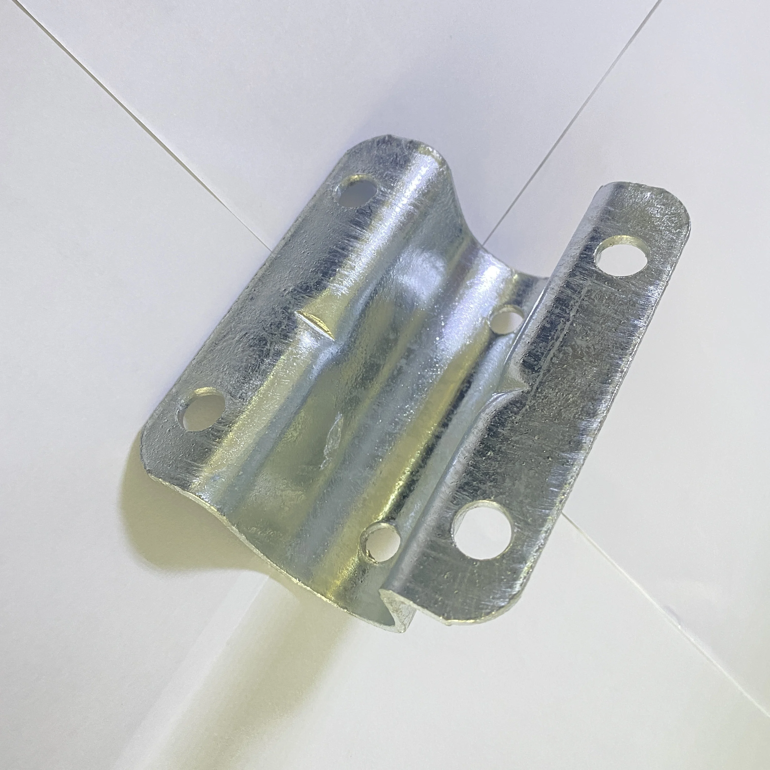 Q235B Material Forged Galvanized ISO Certified Container Door Bearing ...