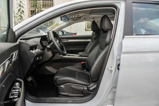 Geely Emgrand L Hip 2024 1.5td-dht Pro Champion Edition 100km Geely ...