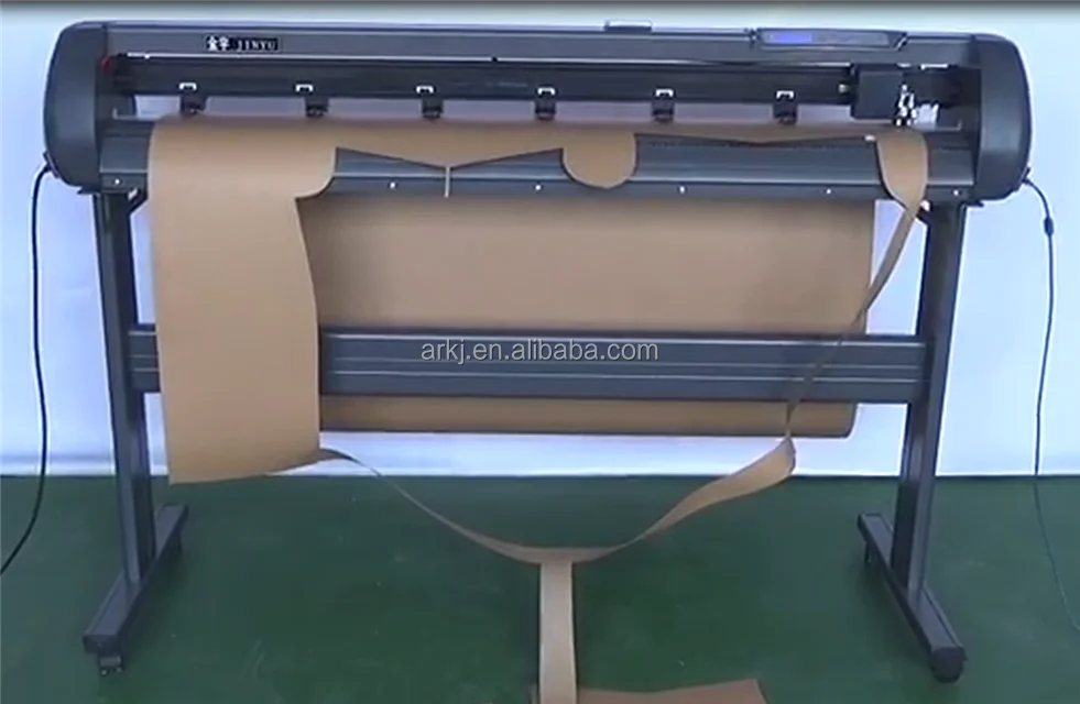 1750 Pattern Making Garment Pen Plotter Drawing Machine For Clothes ...