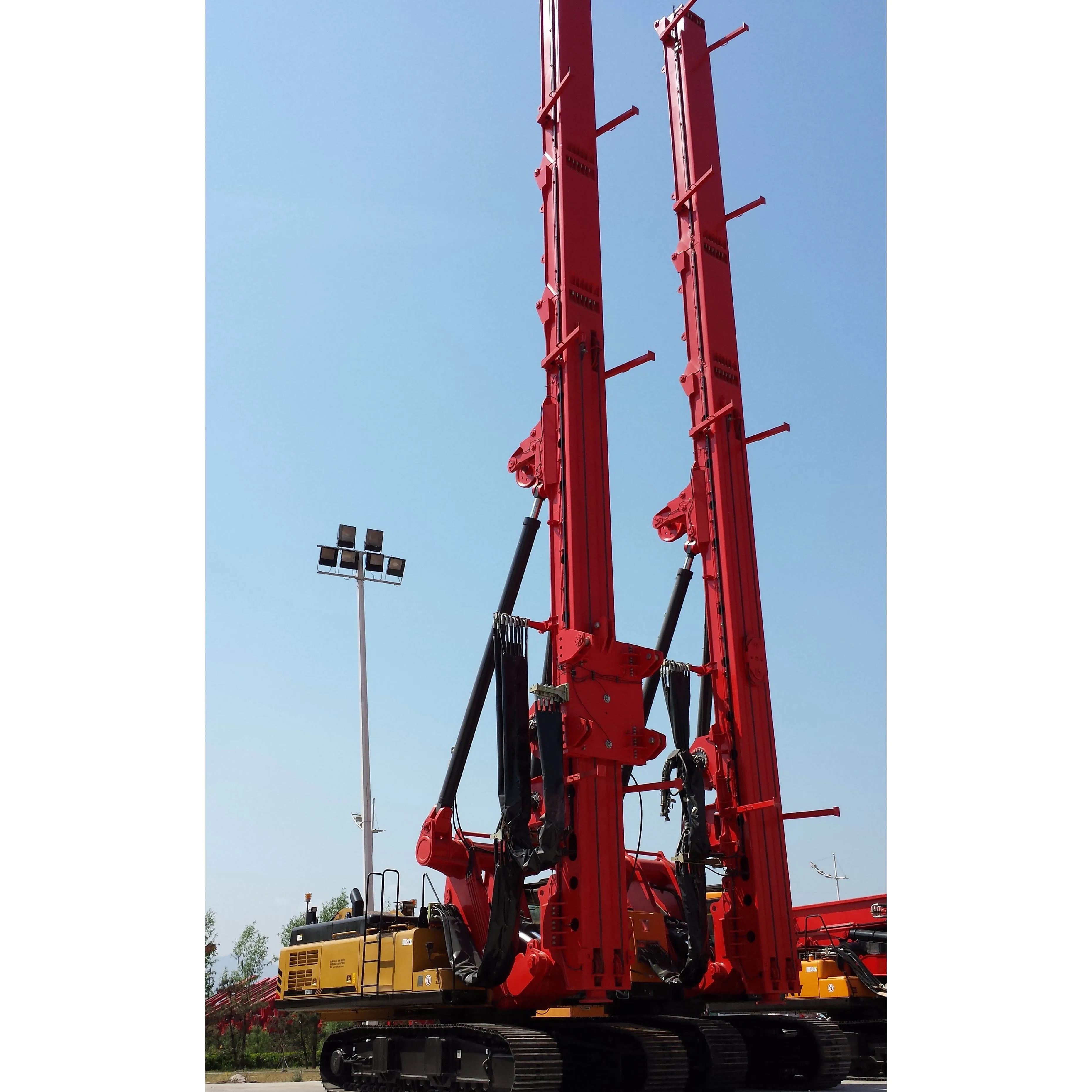 China Factory Large Rotary Drilling Rig Sr285 330kn Popular In Asia ...