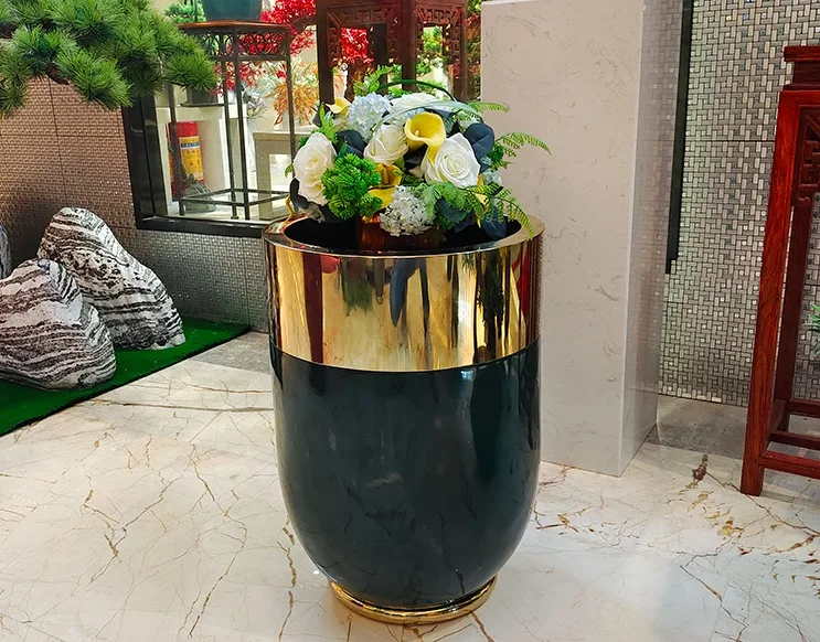 Modern Metal Flower Pot For Green Plants With Glazed Lacuqer - Buy ...