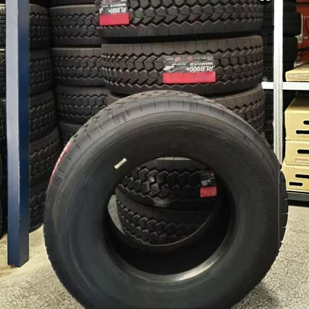 Cheap 12R 22.5-18PR Tubeless Tyre New Condition for Trucks 22.5 Inch ...
