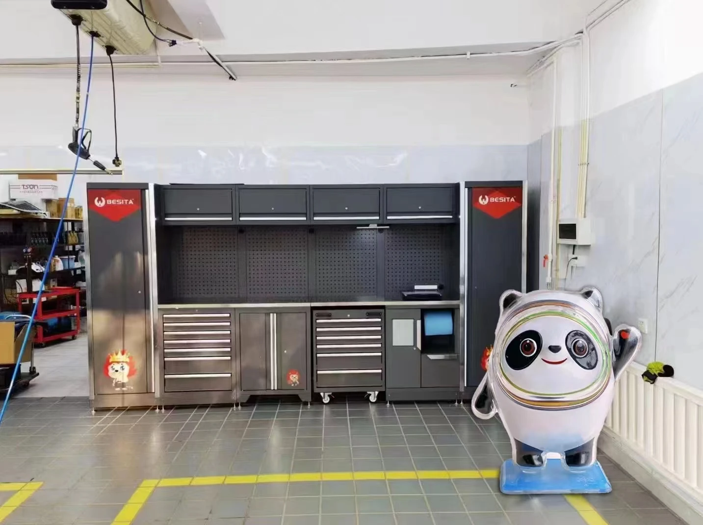 Luxury Decoration Garage Storage Workbench Car Repair Tool Workstation ...