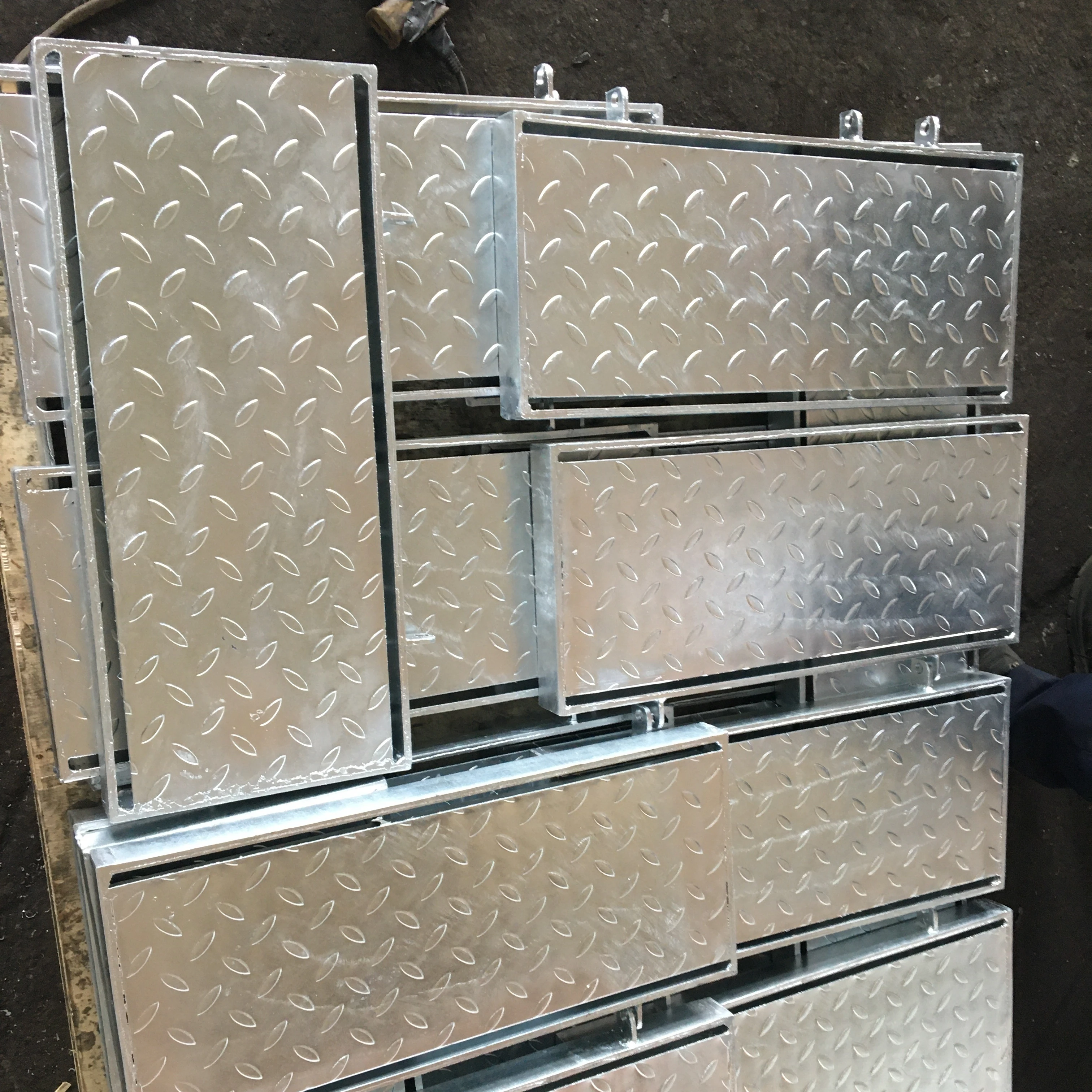 Normal Hinged Grating With Chequered Plate Hinged Sump Cover Chequered ...