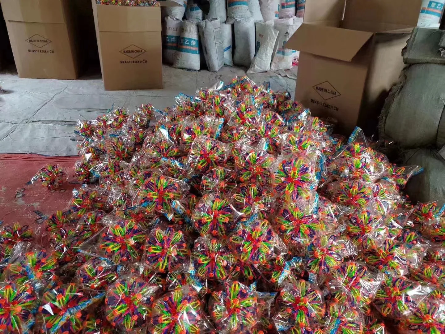 Hand Catch Expandable Breathing Flower Balls Expandable Magic Ball ...