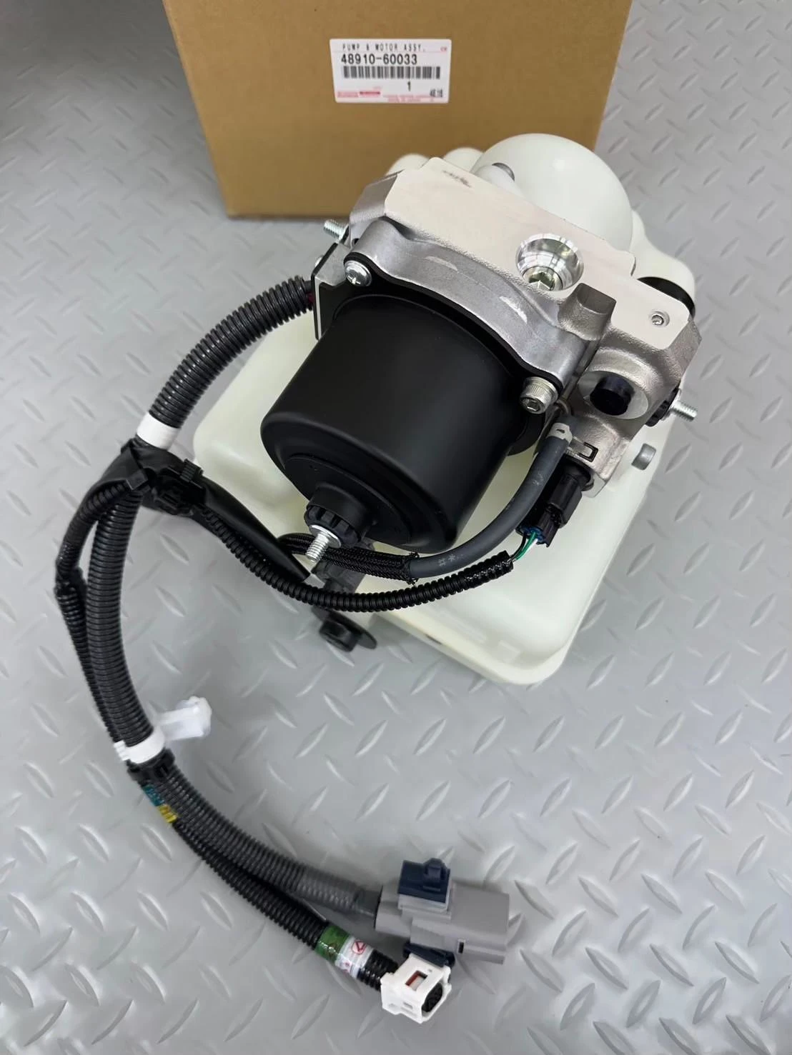 New Genuine Japanese Brand Land Cruiser P15-06 Height Control Pump ...