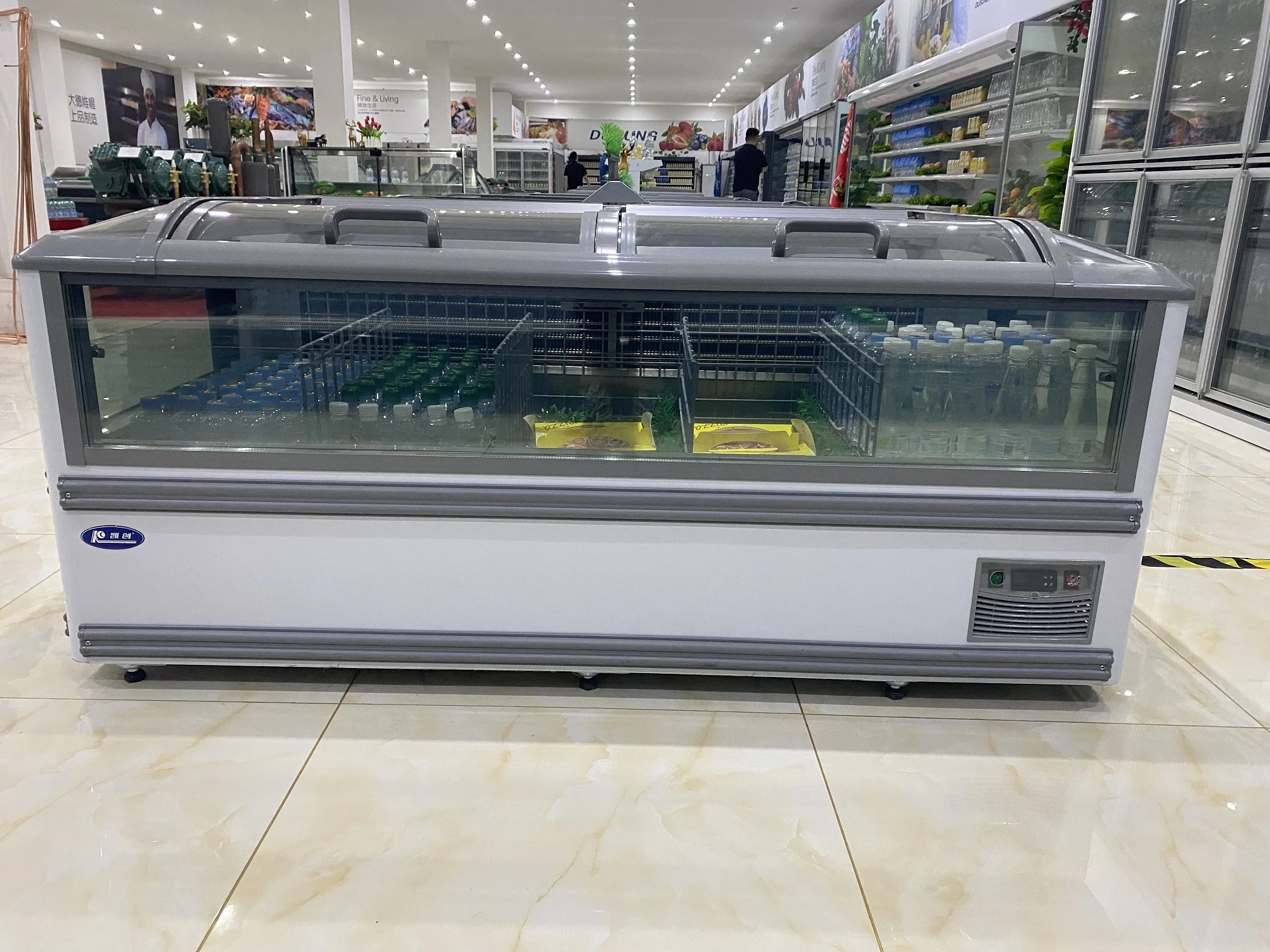 Curved Chest Island Freezers Deep Chest Glass Freezers Curved Sliding ...