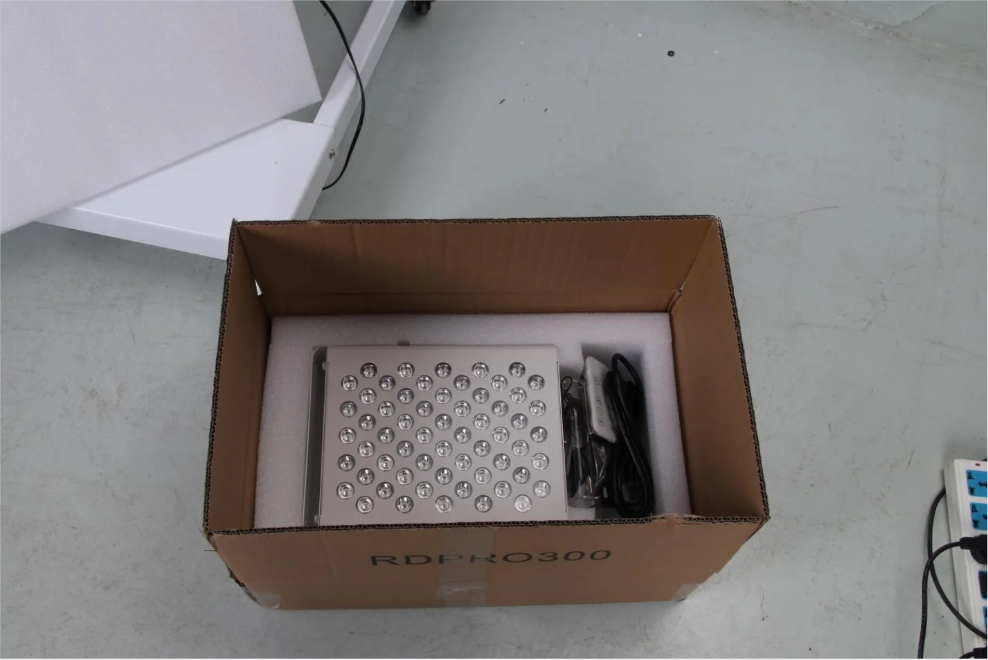 半体用rd Pro300w台式高辐照度红外和红光治疗仪660纳米850纳米 - Buy 红光治疗660nm 850nm,红光治疗仪,红外红光 ...