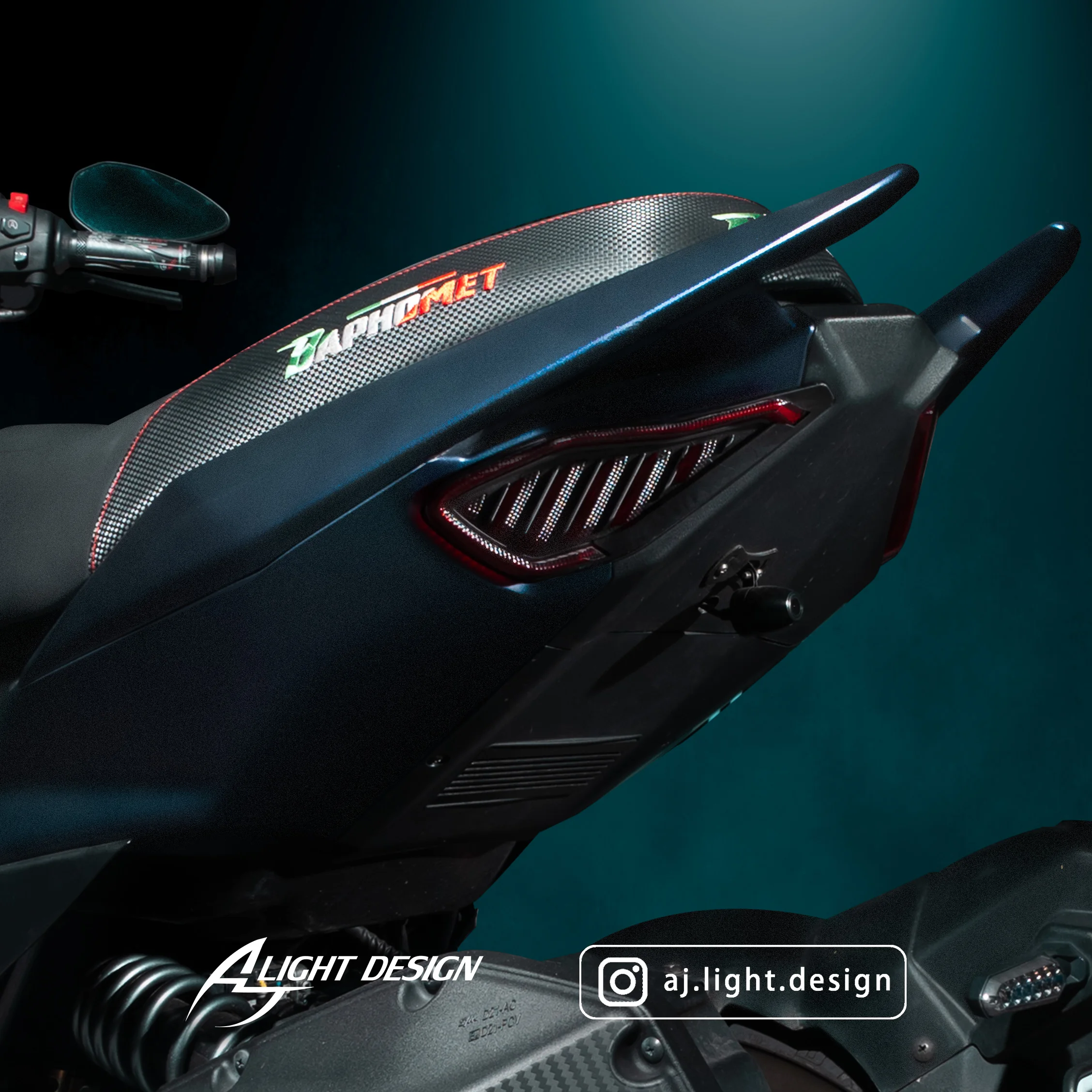 Wholesale Sym Drg Custom Classic Tail Light Red Motorcycle Lighting ...