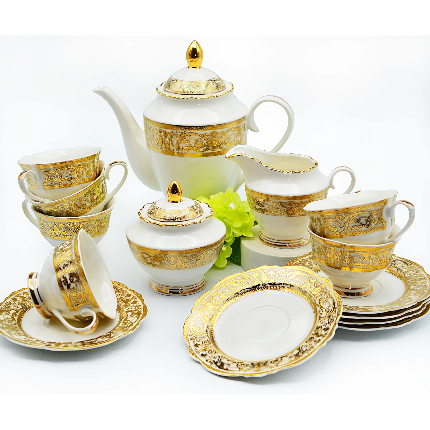 Luxury Embossed Gold Tableware - Elegant Dinner Sets