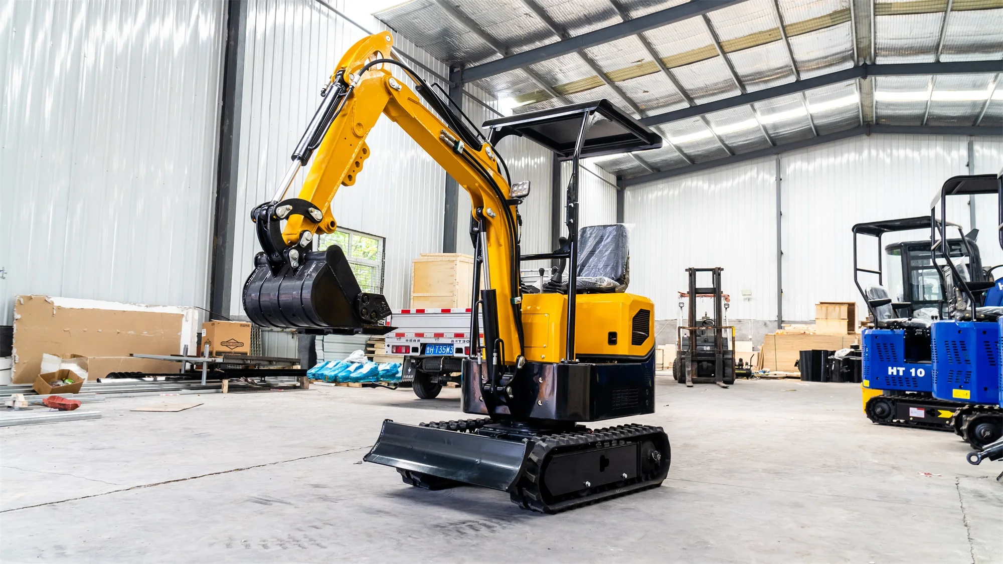 HT10 1000kg Mini Excavator - Low Fuel Consumption & High Efficiency