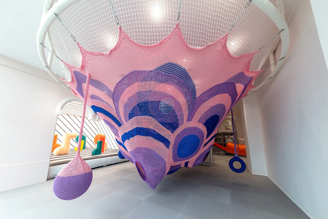 Net Trampoline Park - Super Large Rope Net Climbing Fun