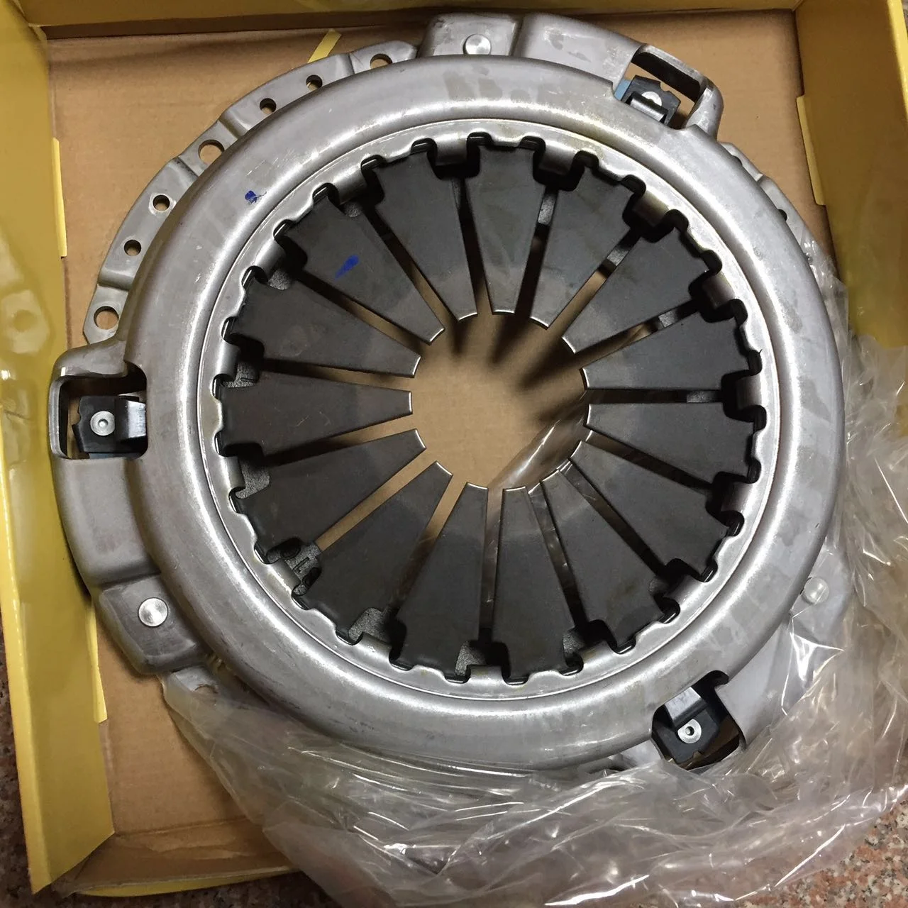 Clutch Cover 31210-36330 For Land Cruiser Hzj105 - Buy Clutch Cover ...