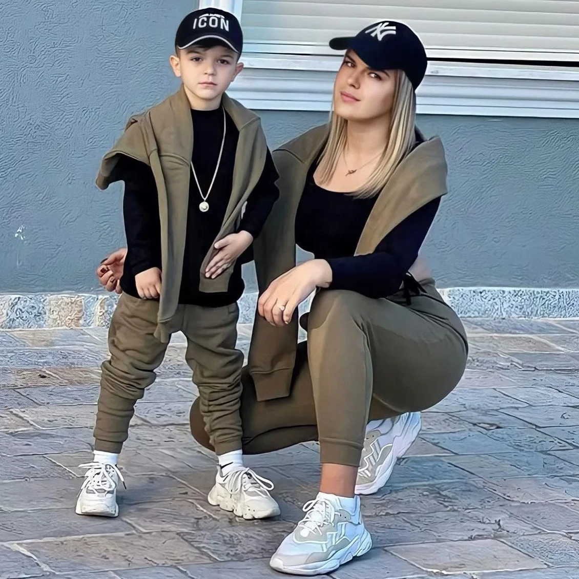Custom Logo Color Label Women Kids Sweatsuit Family Matching Clothes ...
