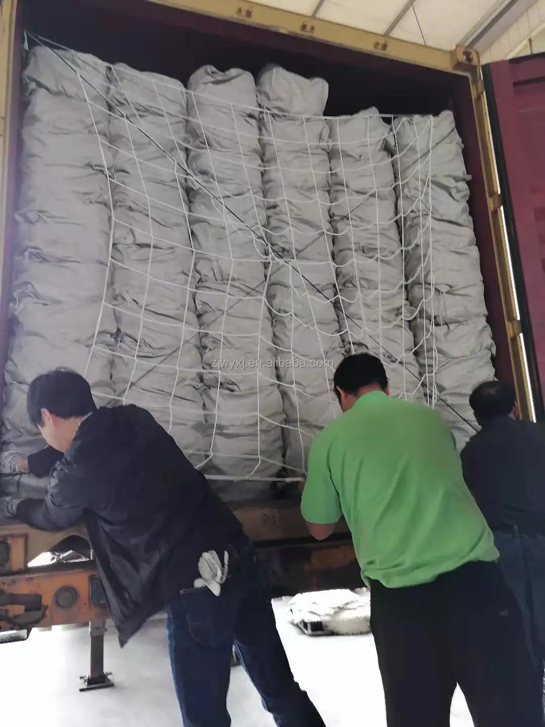 Economy Rubber Barrel - Durable 6L Cement Pail with Handle