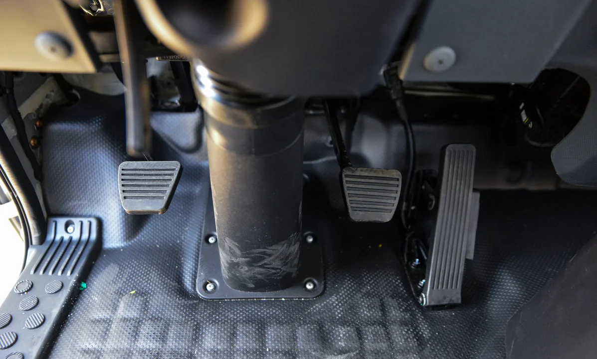 Foton Aumark S1 Cummins Engine 158HP 4x2 Van Truck LHD RHD