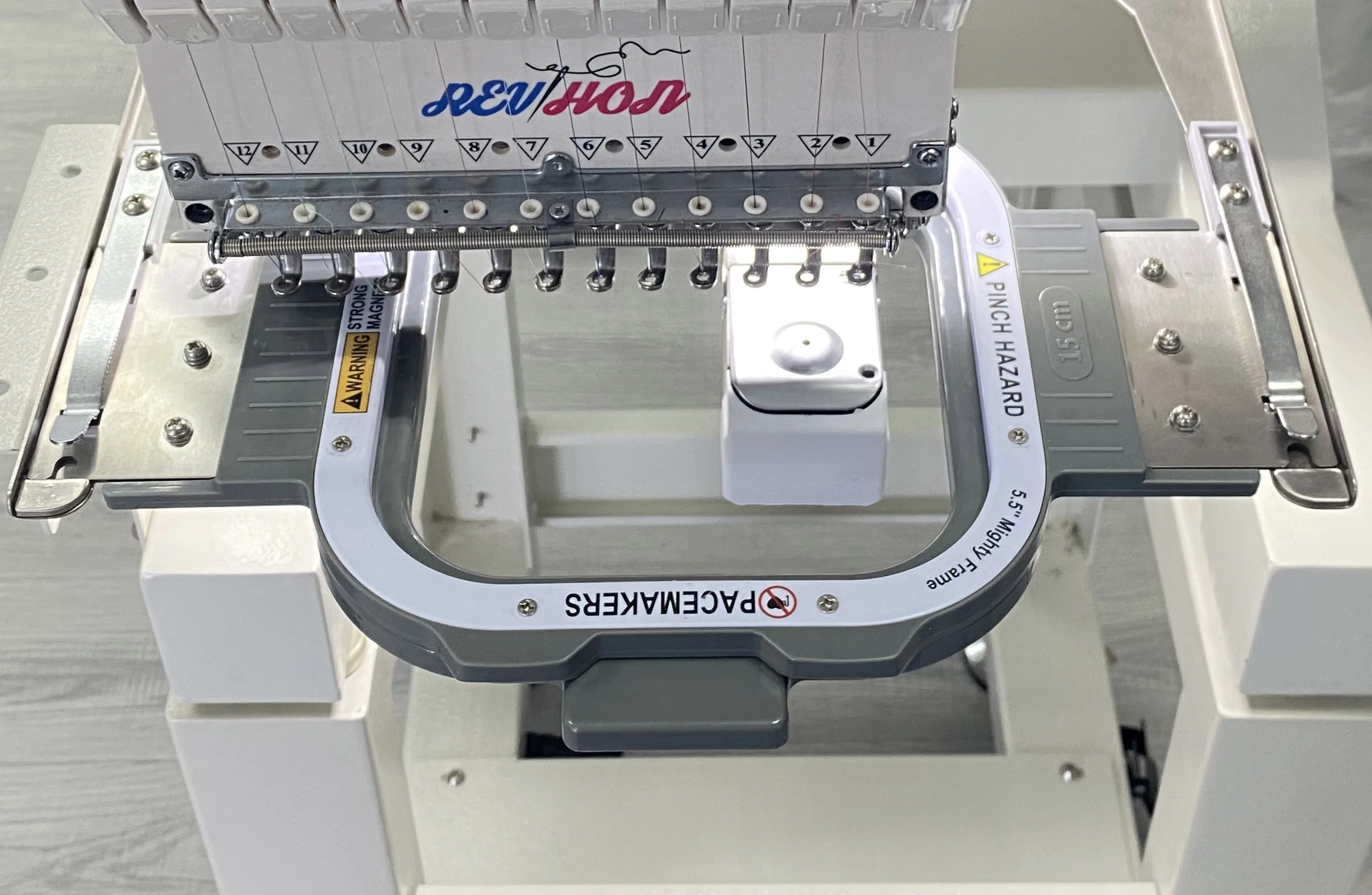 QHM&REVHON Medium Magnetic Hoops - Embroidery Essentials