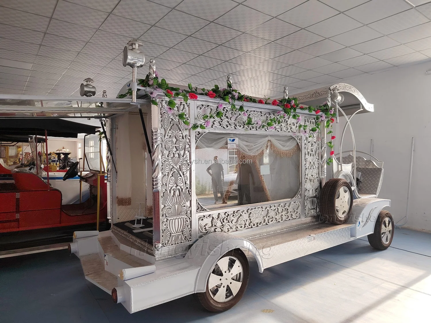 Luxury Funeral Limousine - Classic Hearse Car in Nigerian Style