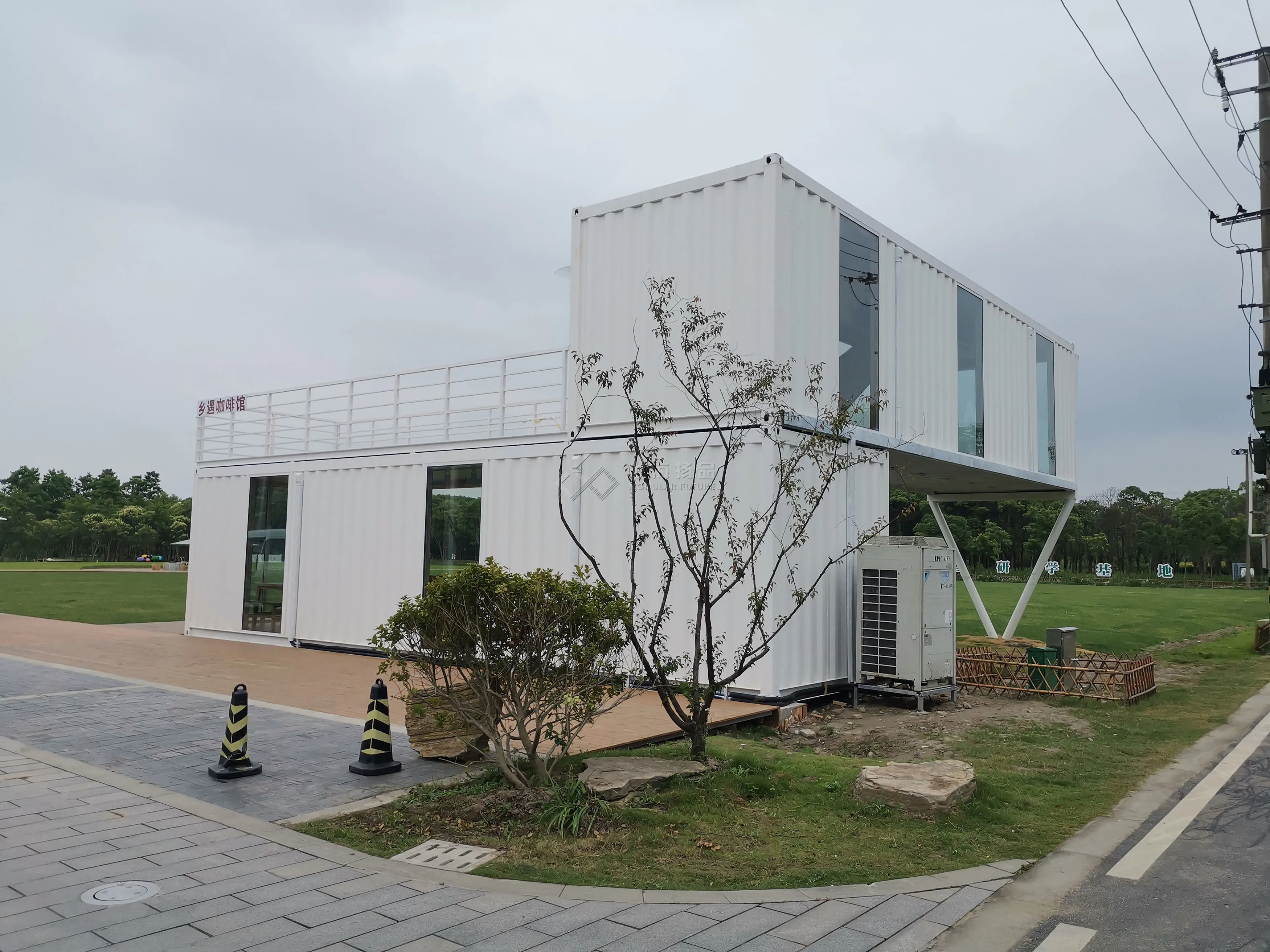 Luxury 20ft 40ft Two-storey Container Restaurant With Deck And ...