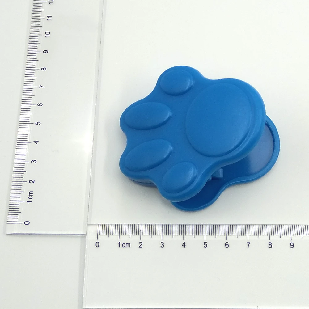 PET Promotional Giveaways - Plastic Bear Paw Magnet Clips