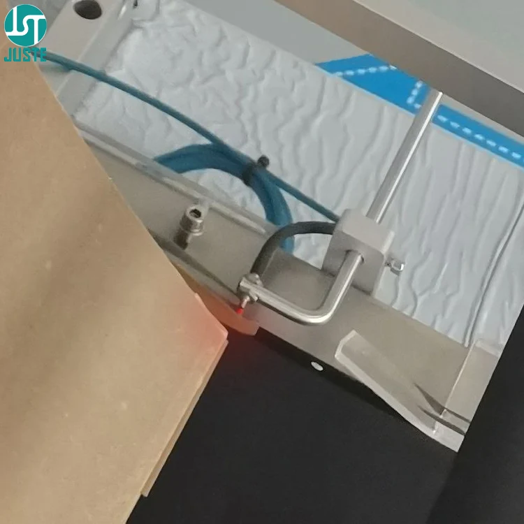 Auto Feeder Label Applicator Roll Labeling Machine for Soft Paper Hang ...