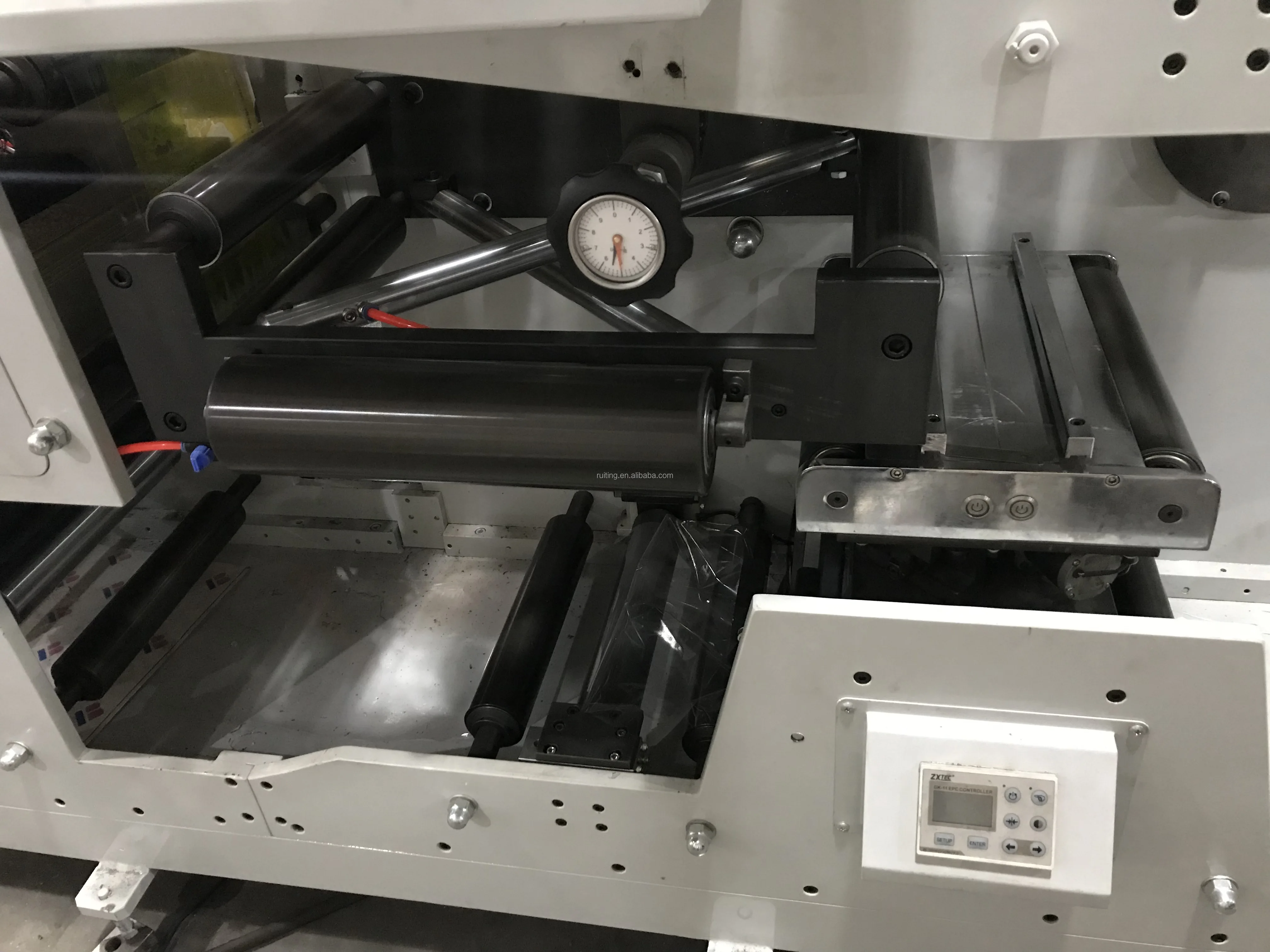 Servo Motor Label Sticker Roll Printer 320 8 Color Printing Machine For ...