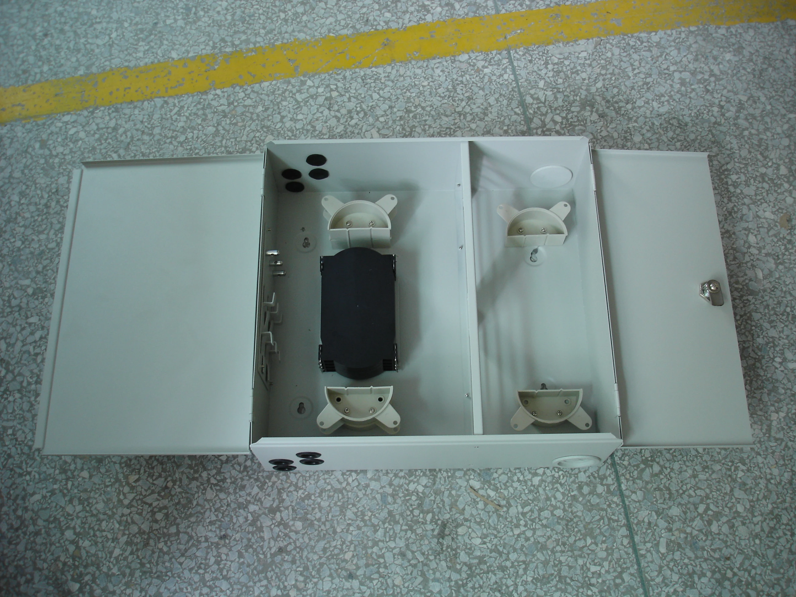 Wall Mounted Fiber Optic Splice Enclosure 12 24 48 96 Cores FTTH ...