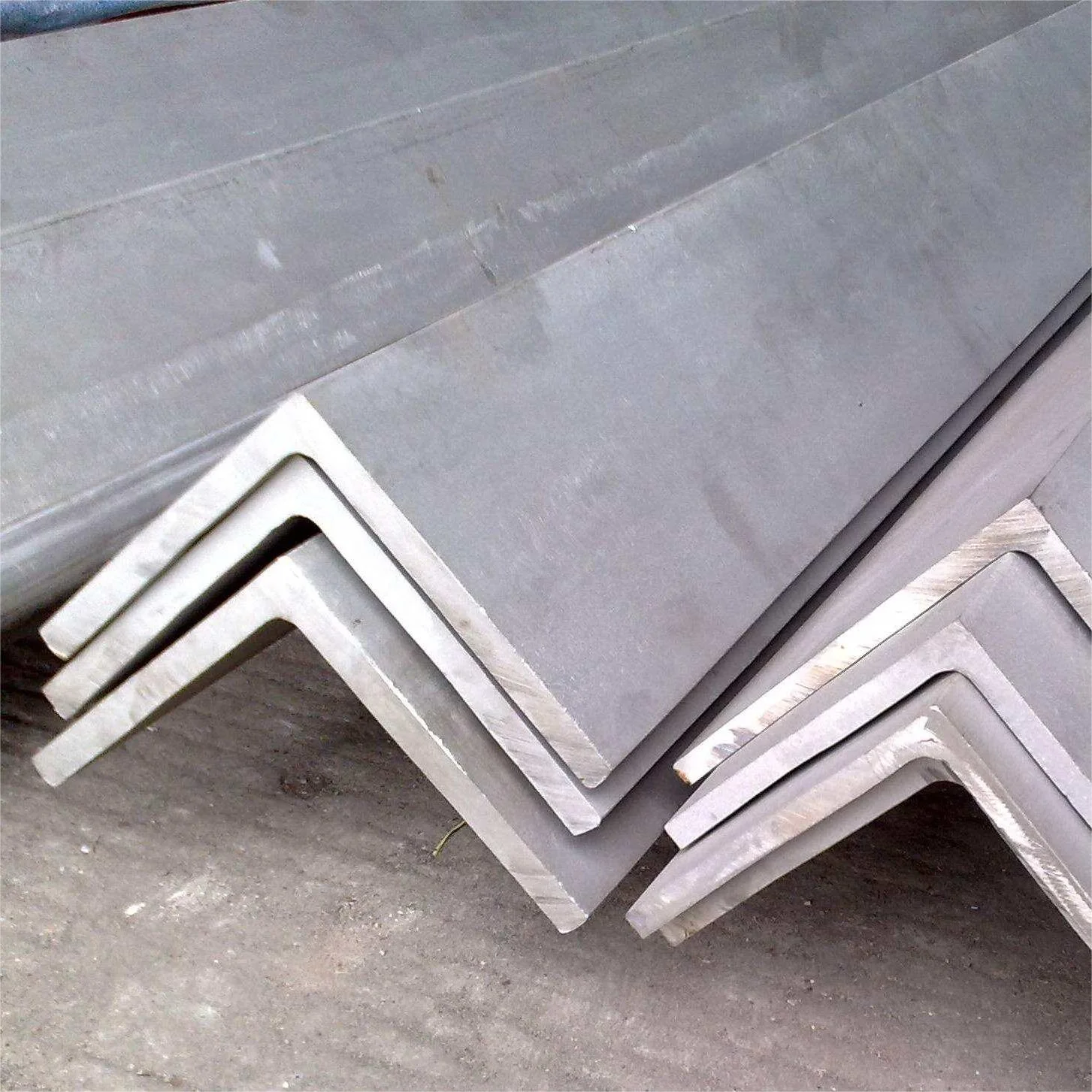 Top Quality Hot Dipped Galvanized Angle Steel 90 Degree L Shaped Angle ...