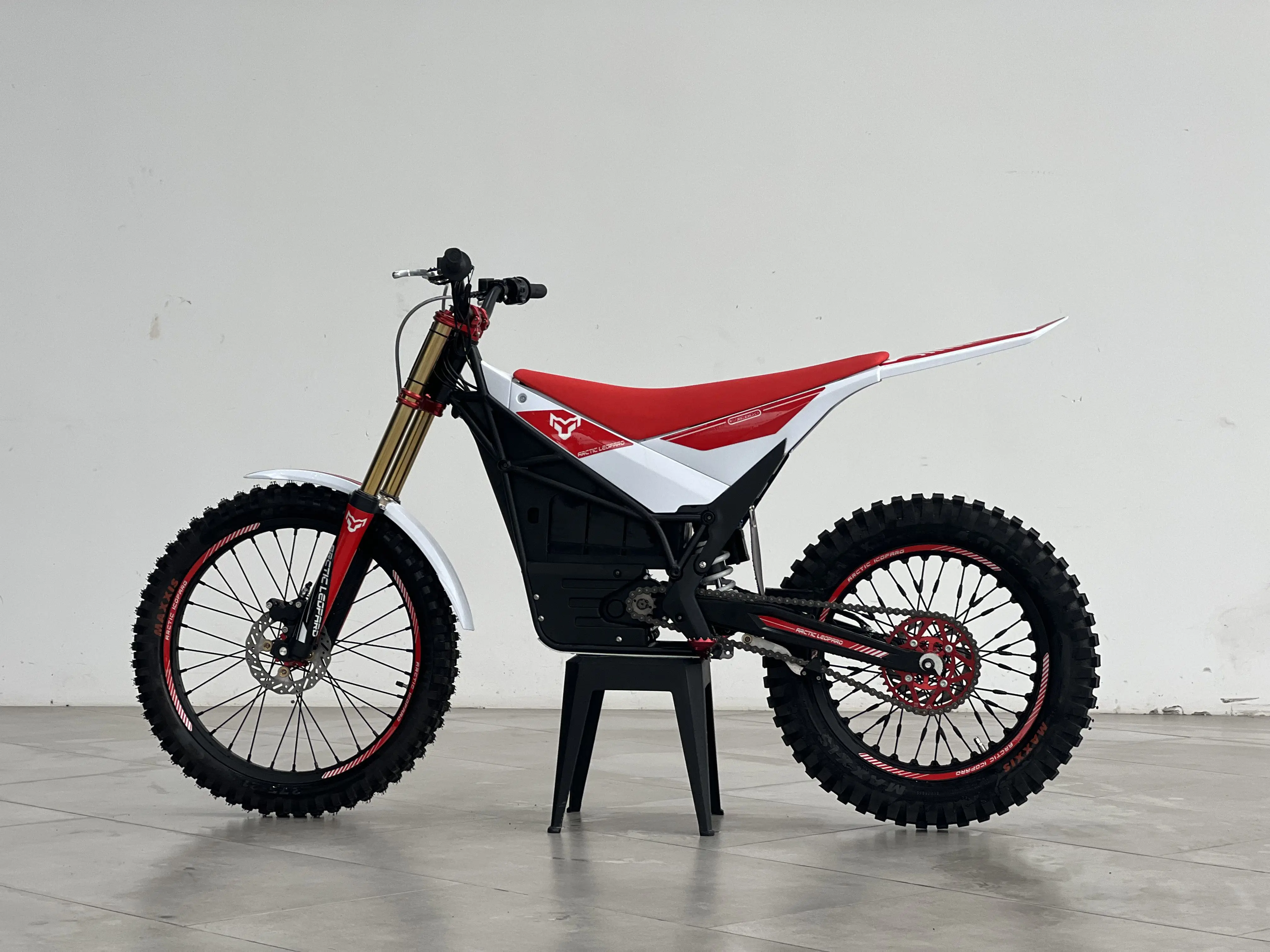 E XT 800 Arctic Leopard Electric Off Road Motorcycle - 72V 60Ah, 25KW ...
