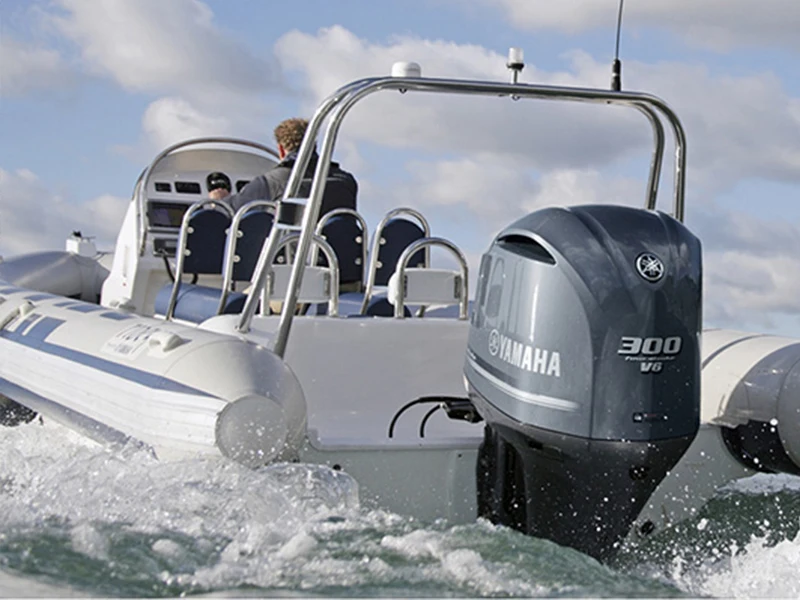 300HP YAMAHA Outboard Engine - Power and Efficiency for Speed Boats