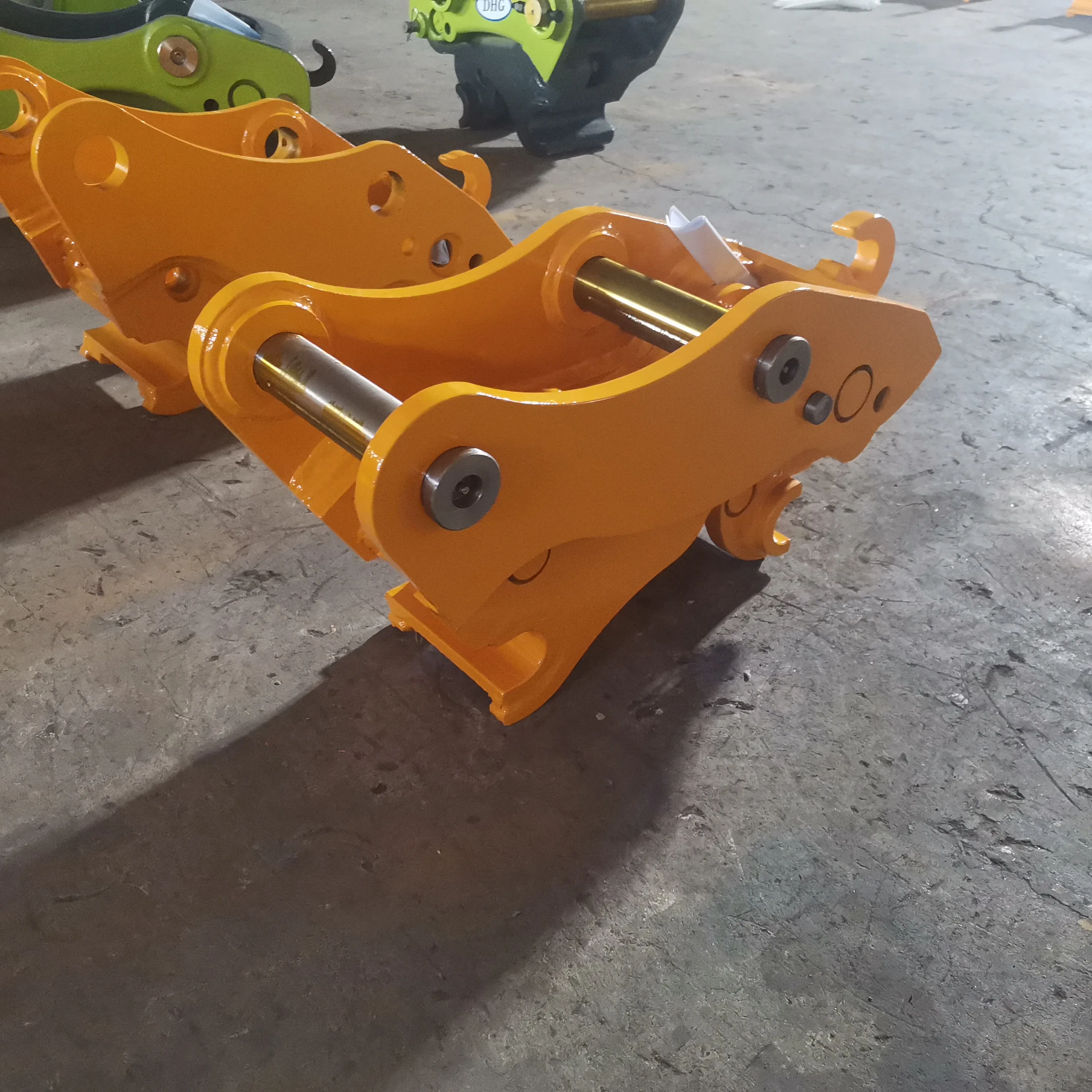 DHG Mini Excavator Quick Hitch - Reliable & Versatile