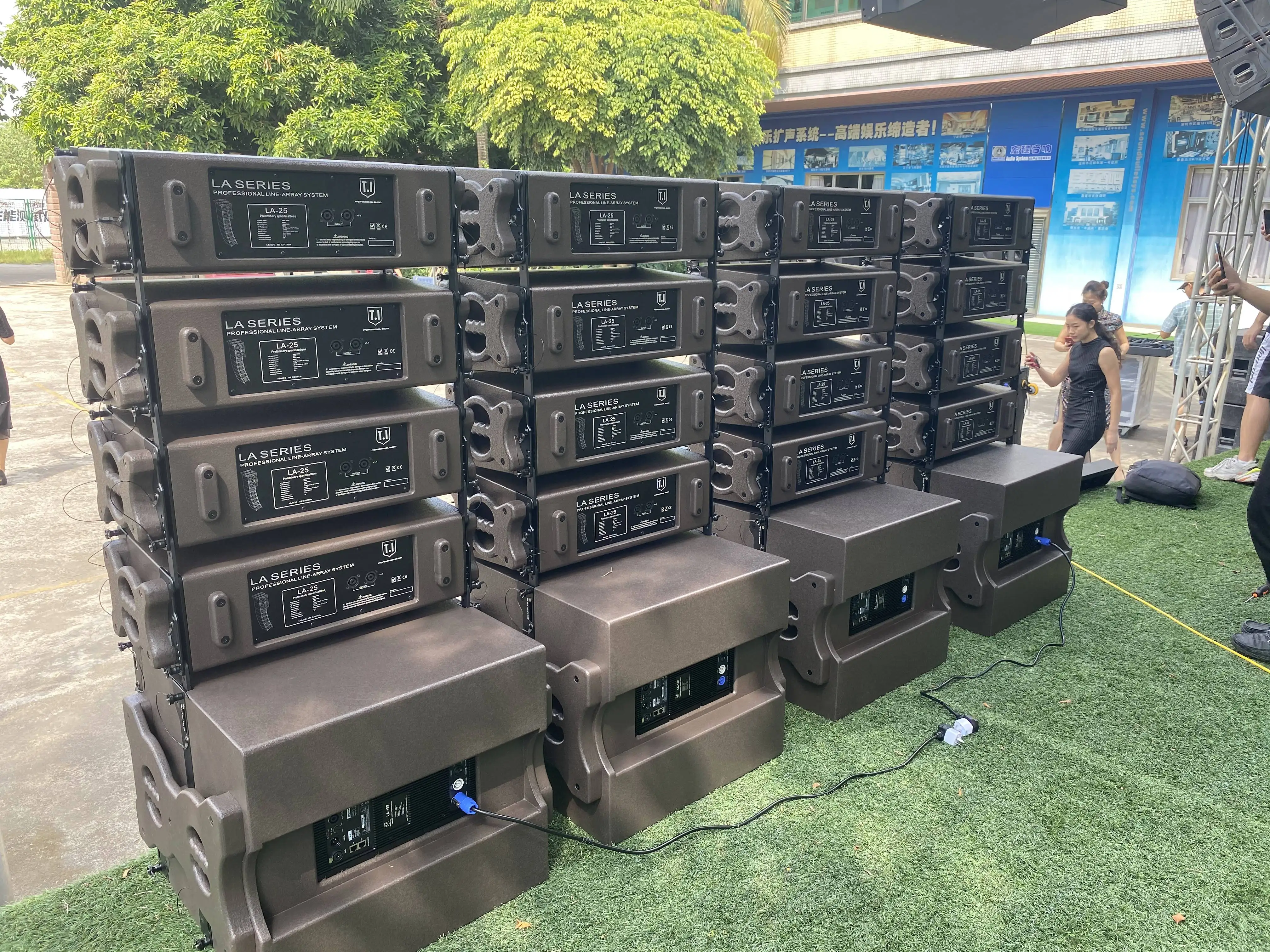 Dual 5 Inch Line Array - Professional Audio for Outdoor Events