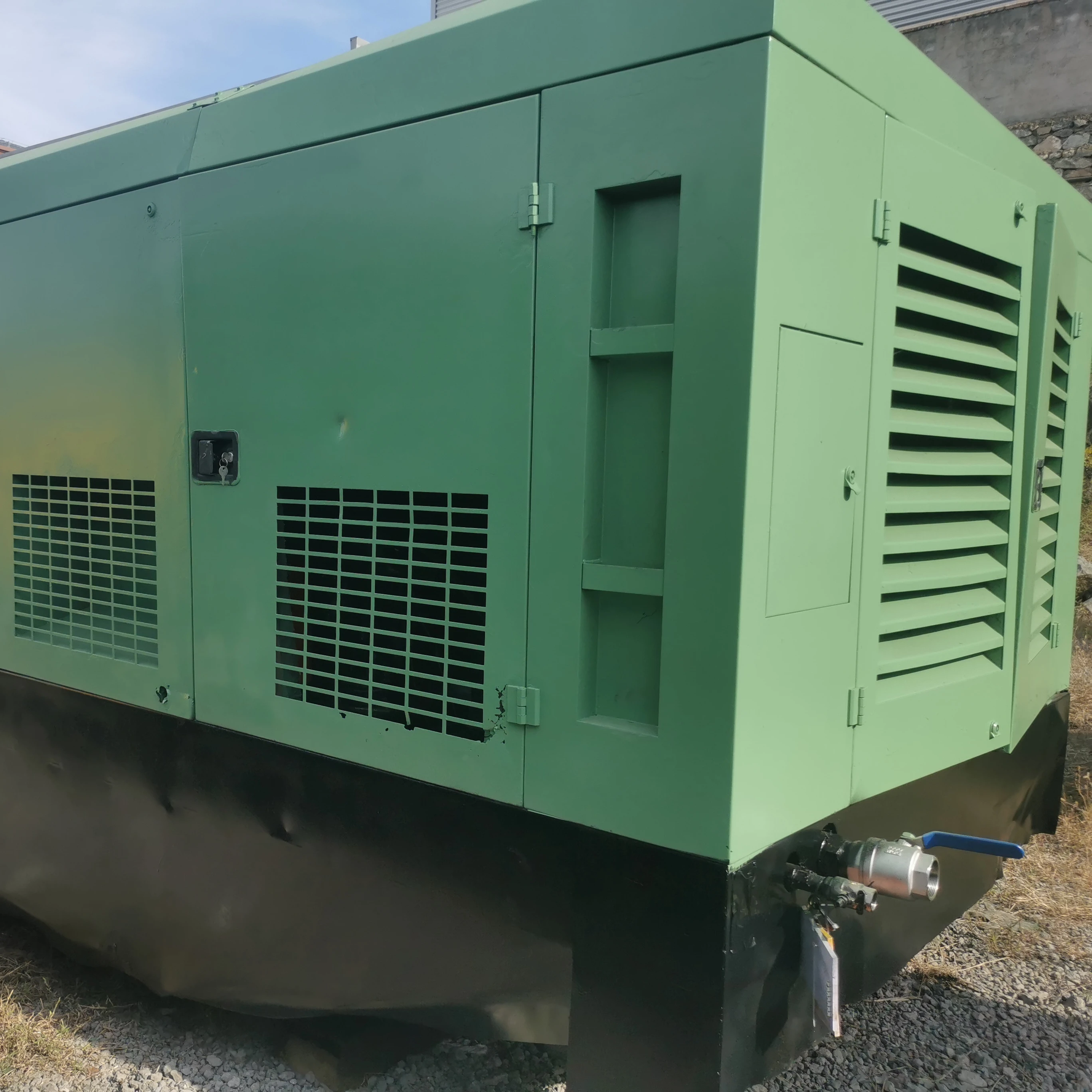 Used Mobile Screw Air Compressor 14bar Machine Mine Machine Drilling ...