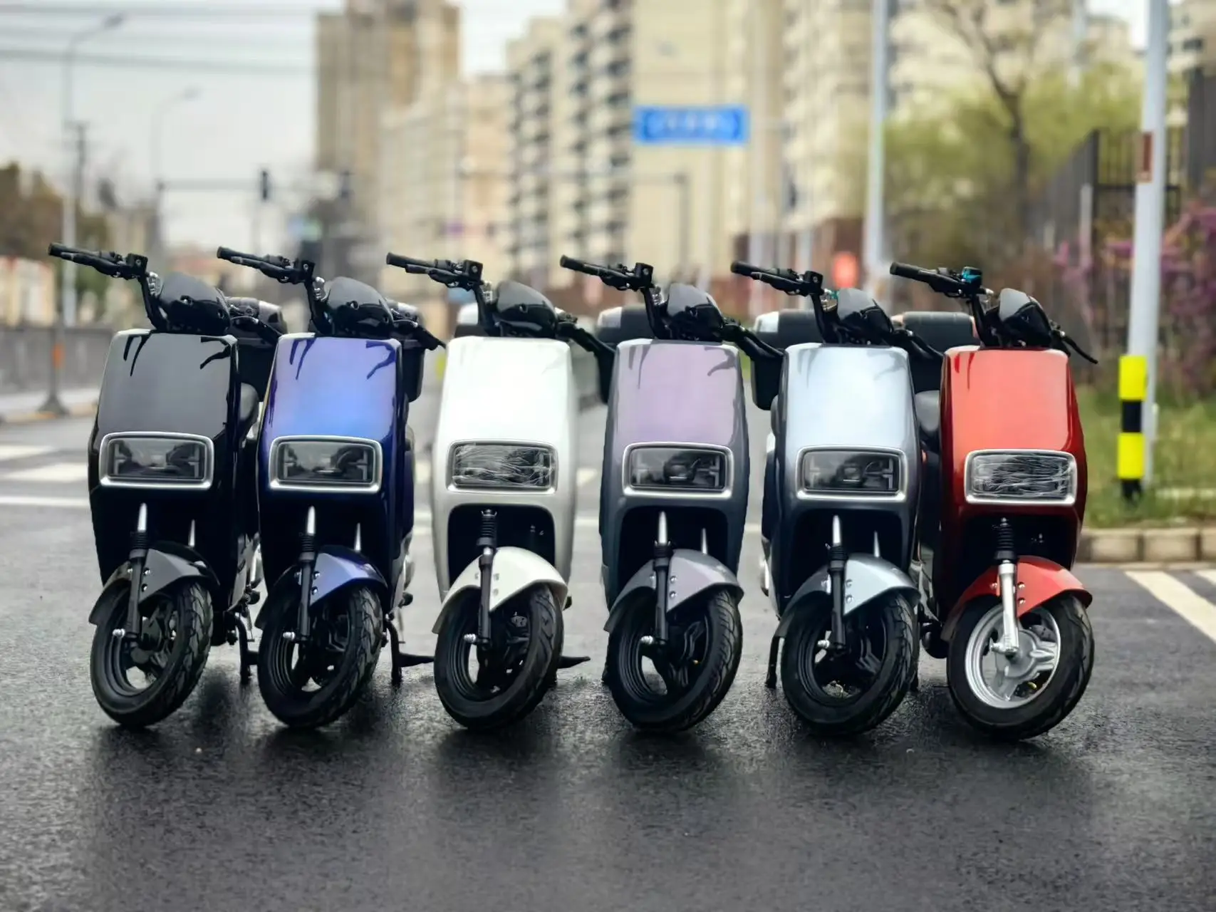 Y4--F6 2025 Chinese Scooter Adult Electric Motorcycle Rear Wheel with ...