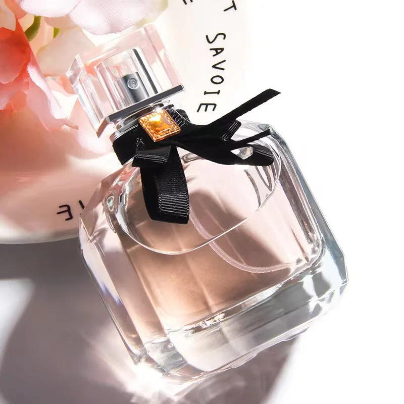 Shop Our Luxury Ladies Perfume Bottles - Custom Sizes