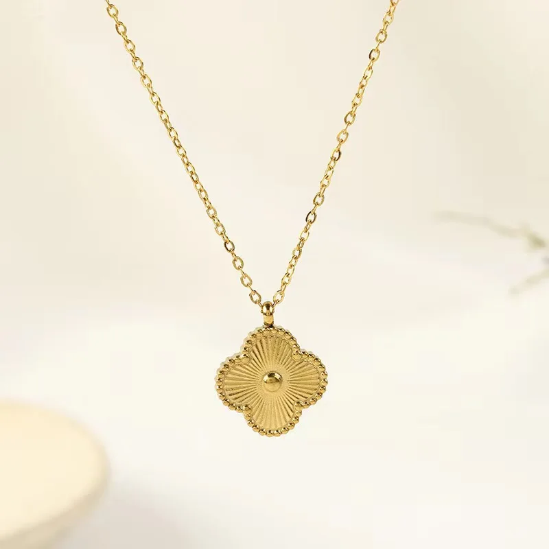 Lucky Four Leaf Clover Jewelry Set - 18k Gold Plated