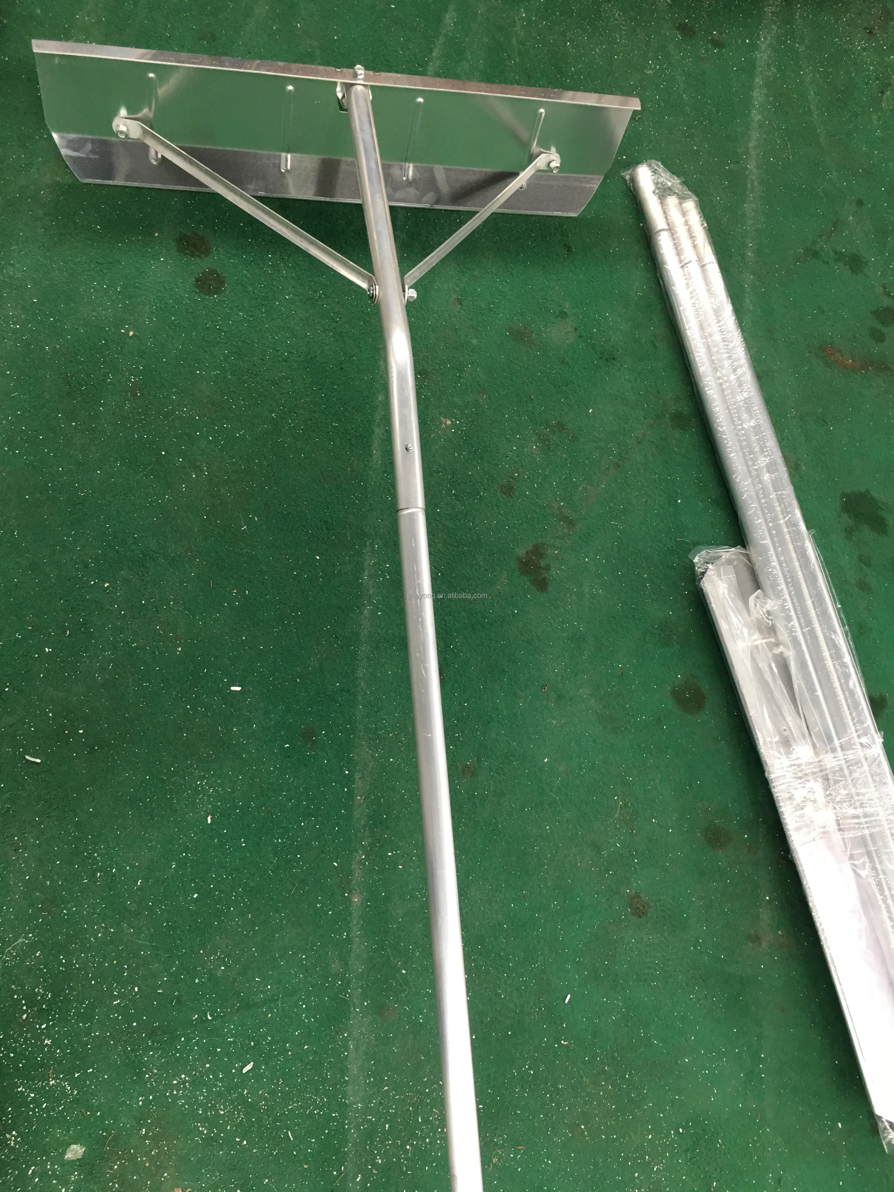 36 Inch Aluminum Farm Leaf Rake - Durable & Efficient