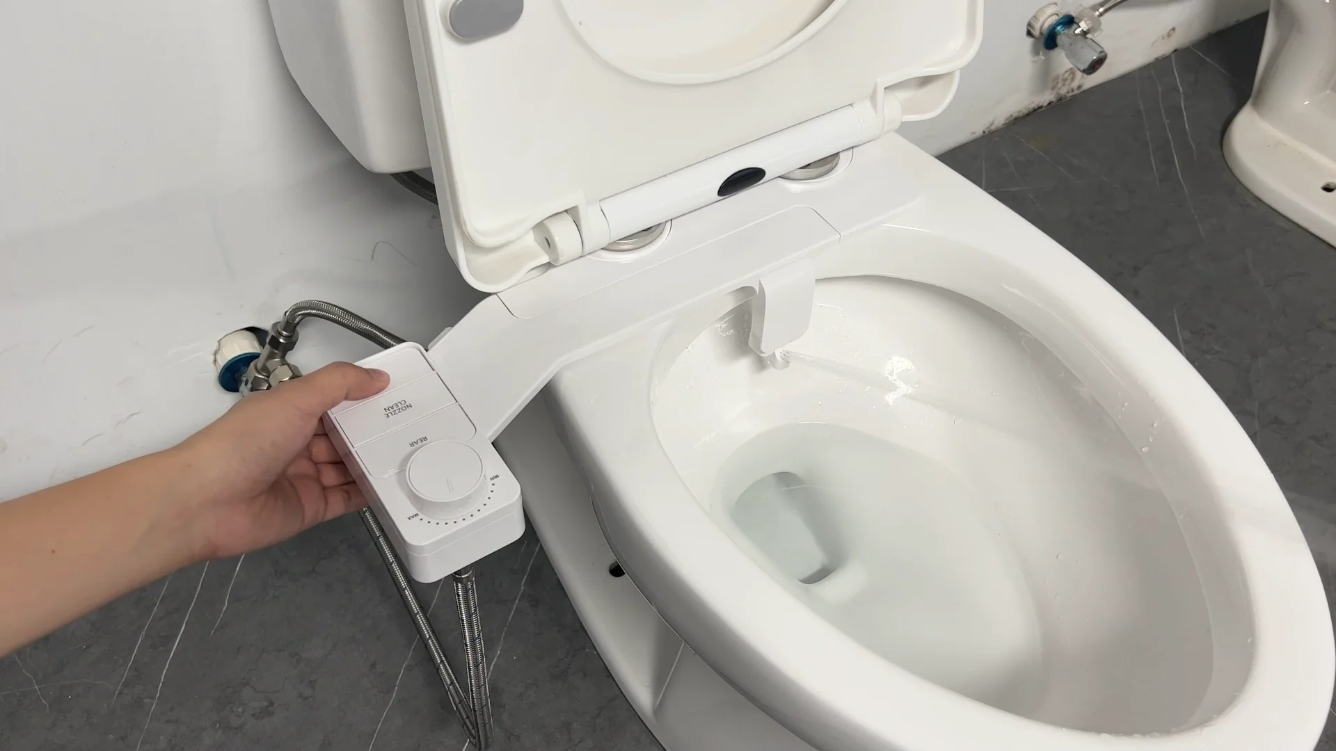 New Design Key Button Nozzle Self-cleaning Smart Bidet Toilet ...